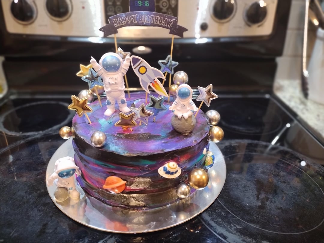 My m11 wanted a space theme cake - Dining and Cooking