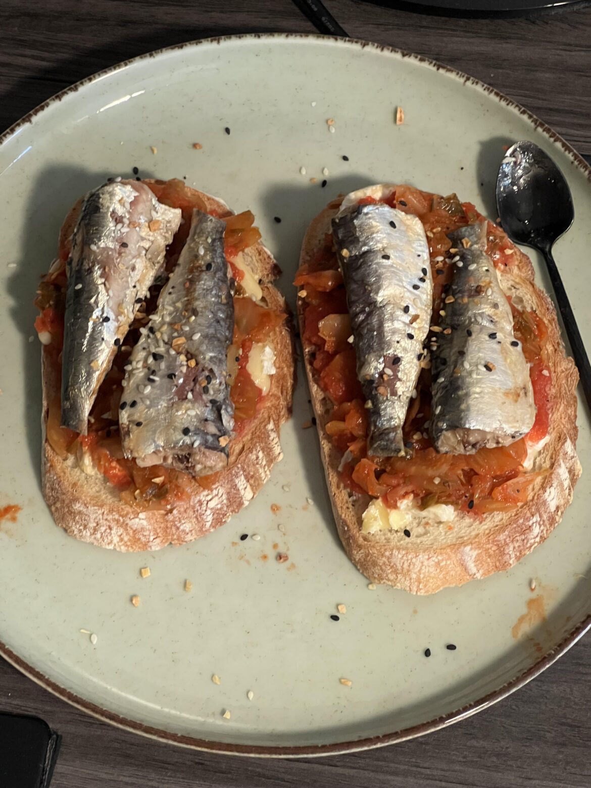 Quick lunch: deenz, kimchi and Camembert - Dining and Cooking