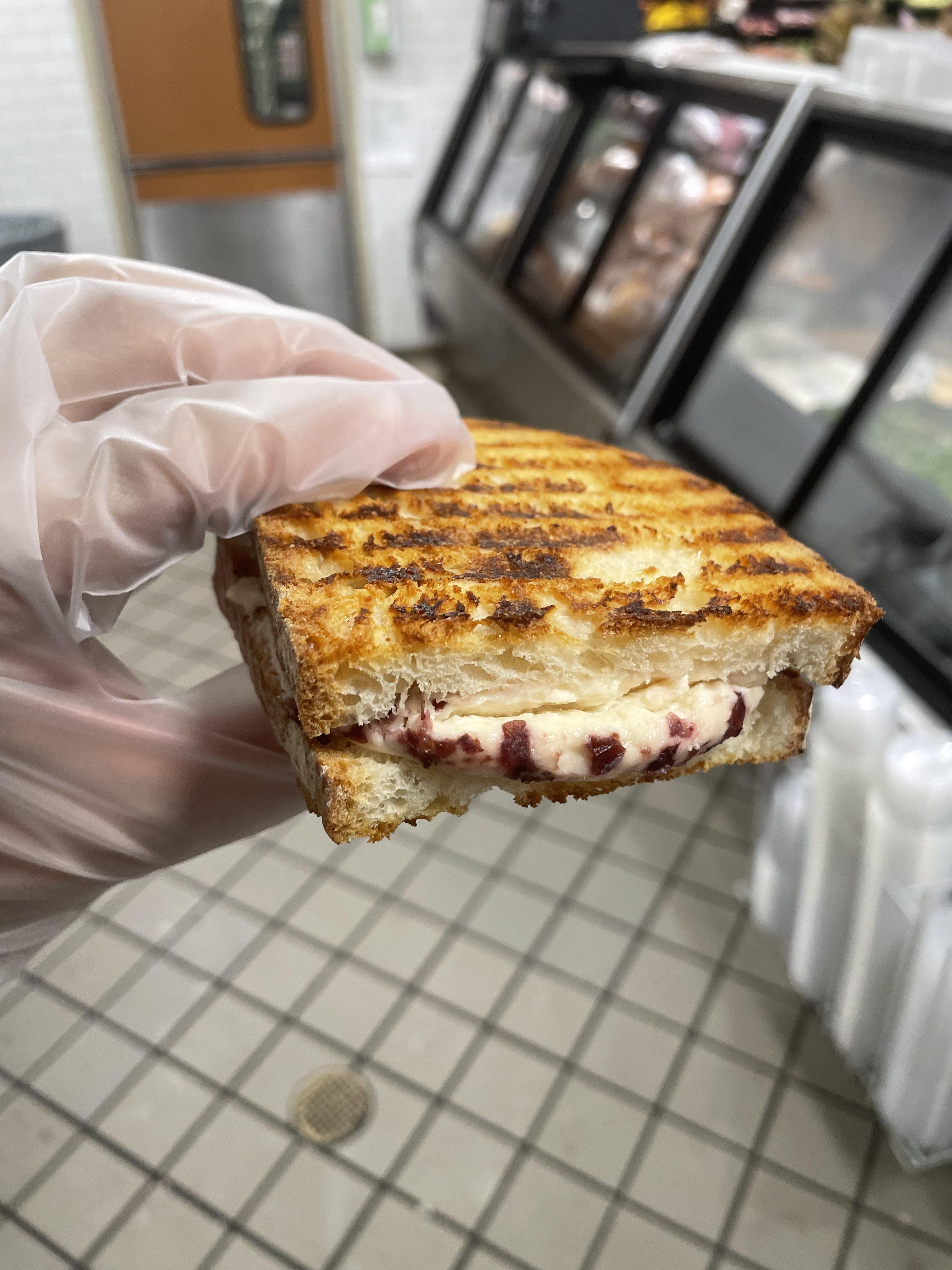 Day 86 of posting grilled cheese sandwiches until I run out of cheese ...