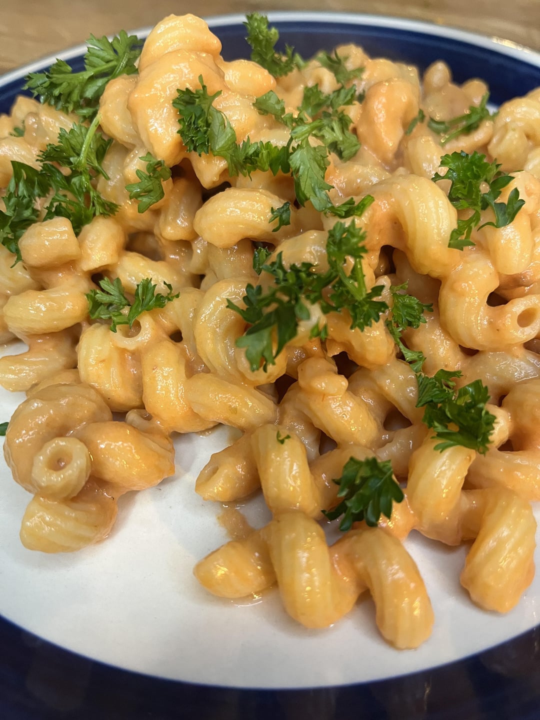 Super easy pasta in a garlic pink sauce - Dining and Cooking