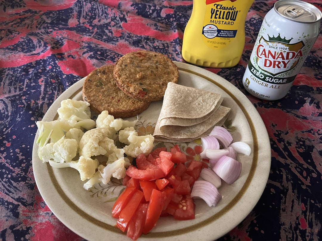 Veggie wrap plate - 350 cal, 30 protein, lots of veggies. I like to ...