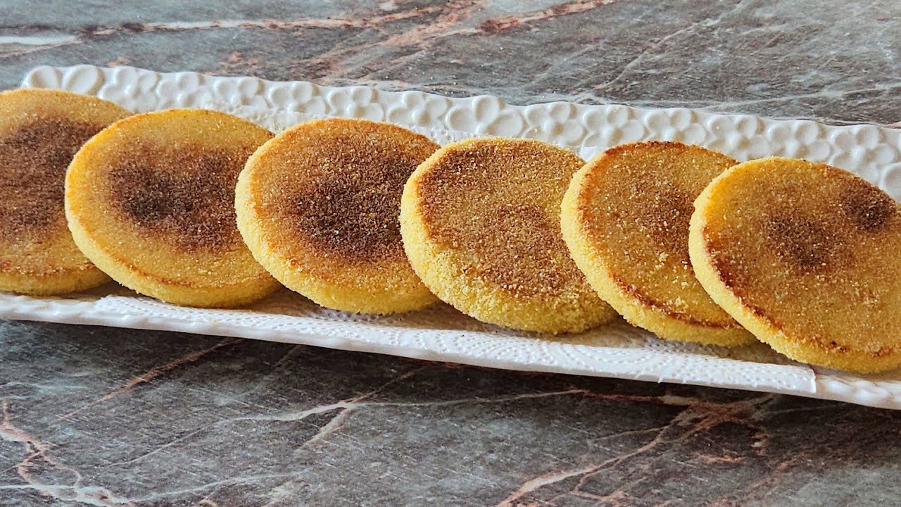 Recette de harcha galette marocaine à la semoule / Moroccan semolina ...