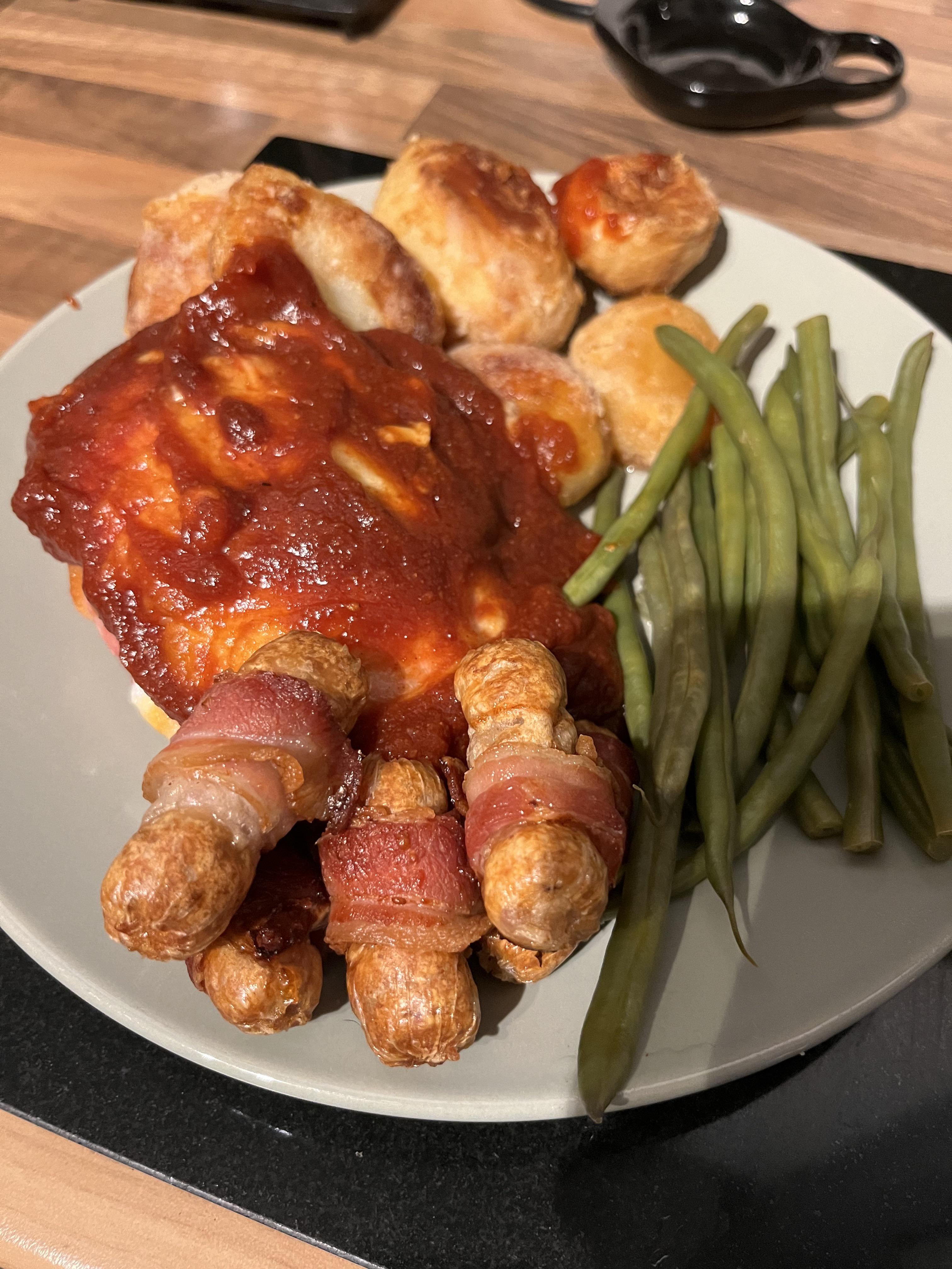 Homemade Hunters Chicken with roast potatoes and pigs in blankets ...