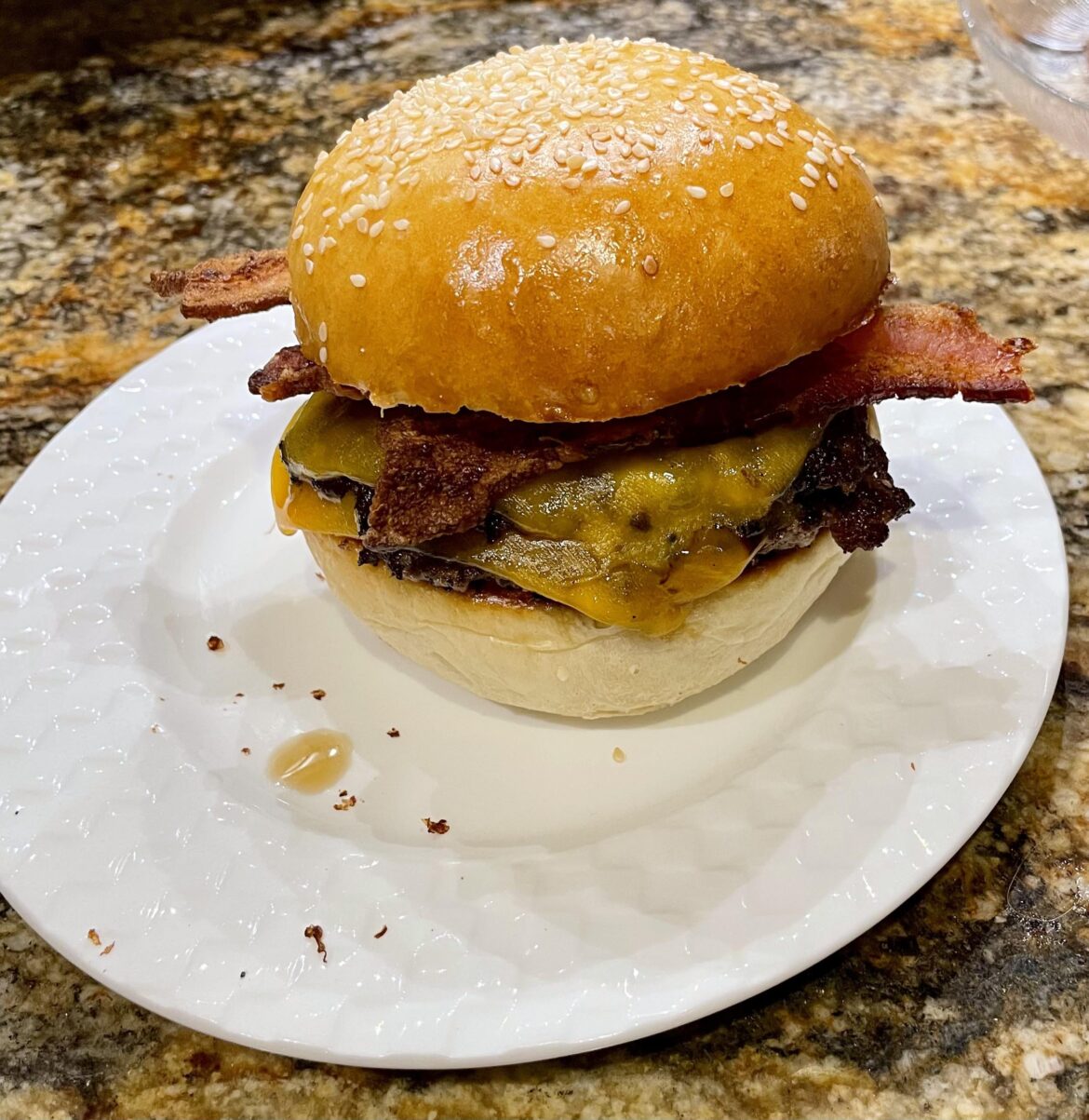 Bacon cheese smash burger - Dining and Cooking