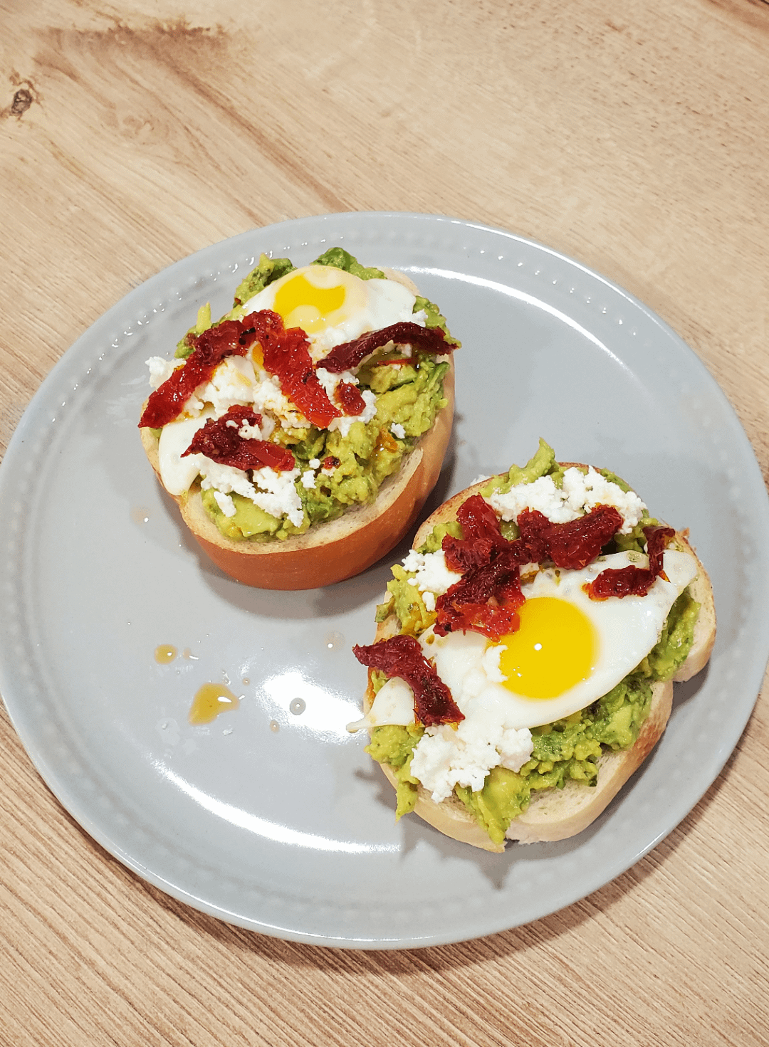 White bread toasts, smashed avocado, sundried tomatoes, Mexican cheese ...