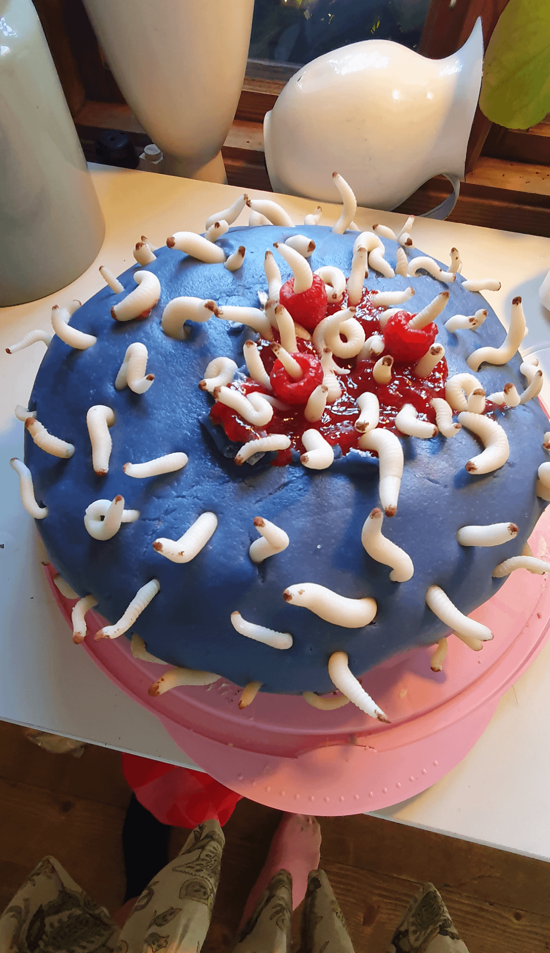 you've seen my thanos cake and you've seen my maggot cake, now get ...
