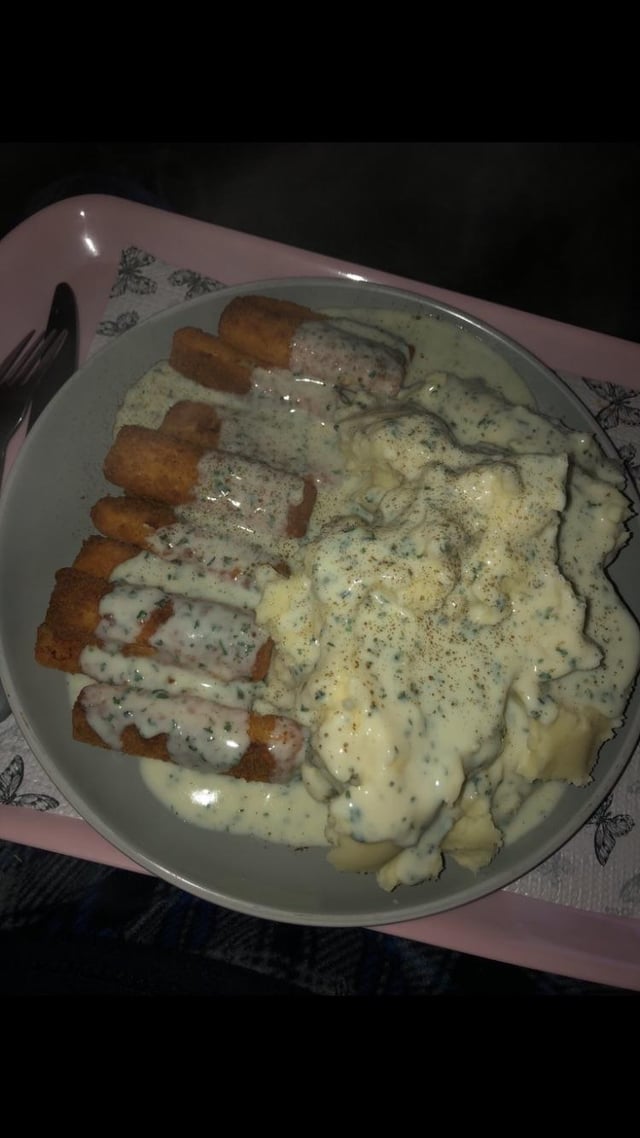 Fish and fish fingers and mash is one of me favourites - Dining and Cooking