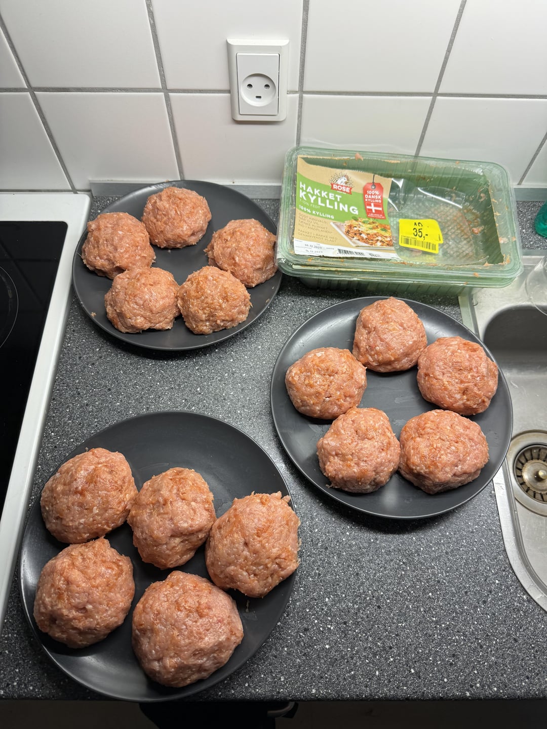 3KG 7-10% Fat Chicken Mince Split Into 200G Servings - Dining and Cooking