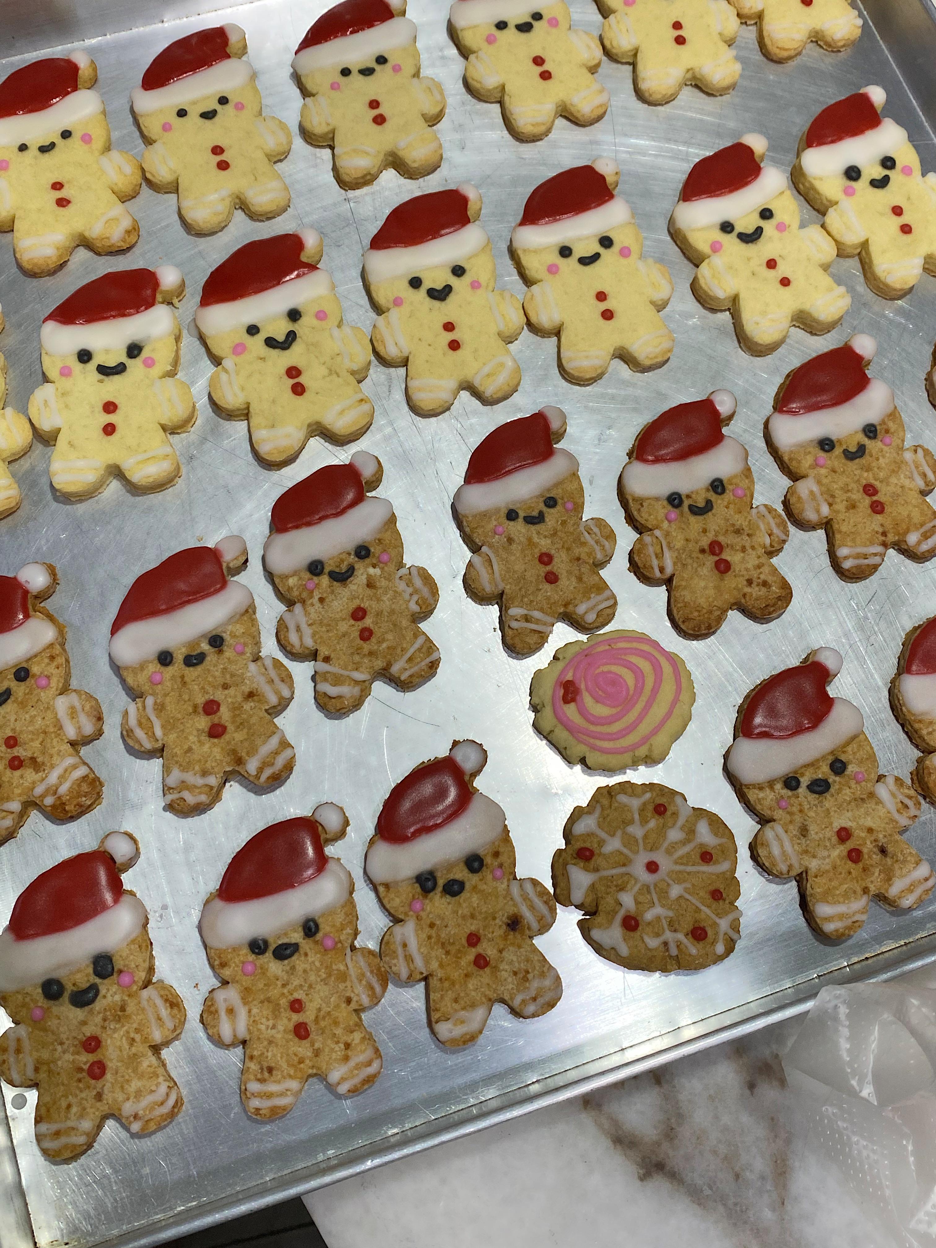 First time making gingerbread man, took so long 😅 - Dining and Cooking