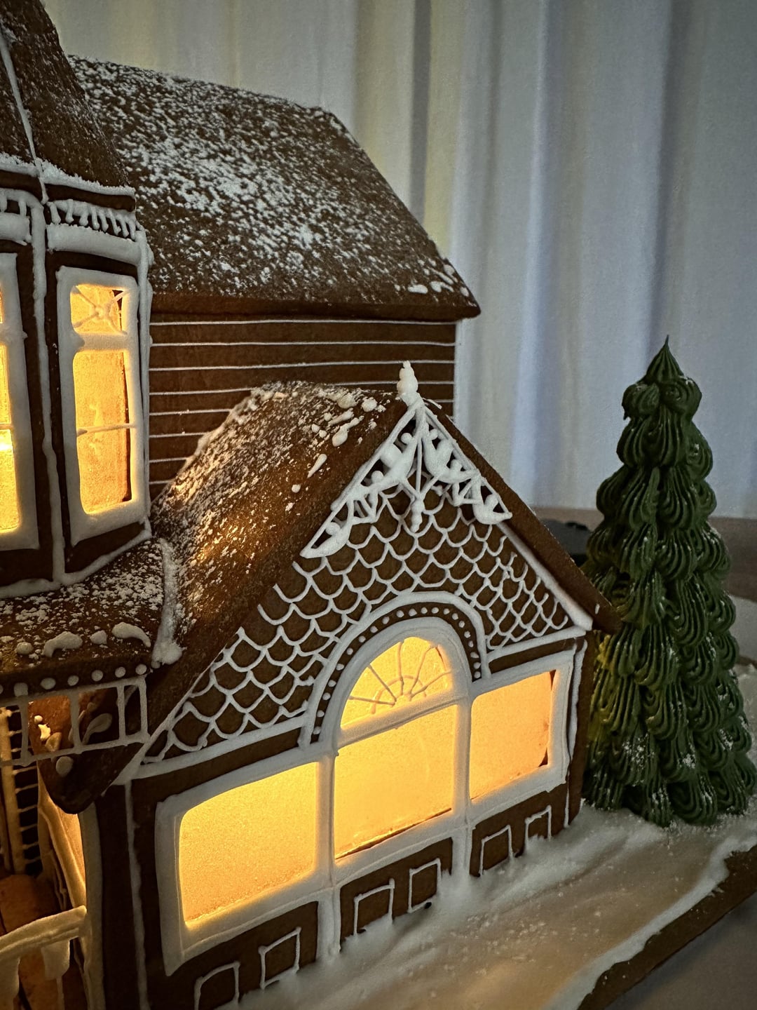 Queen Anne style gingerbread house for this year - Dining and Cooking