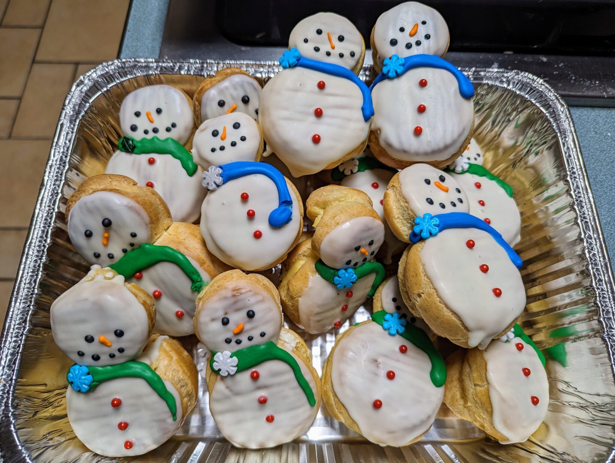 I'd like to introduce you to my snowman cream puff army. - Dining and ...