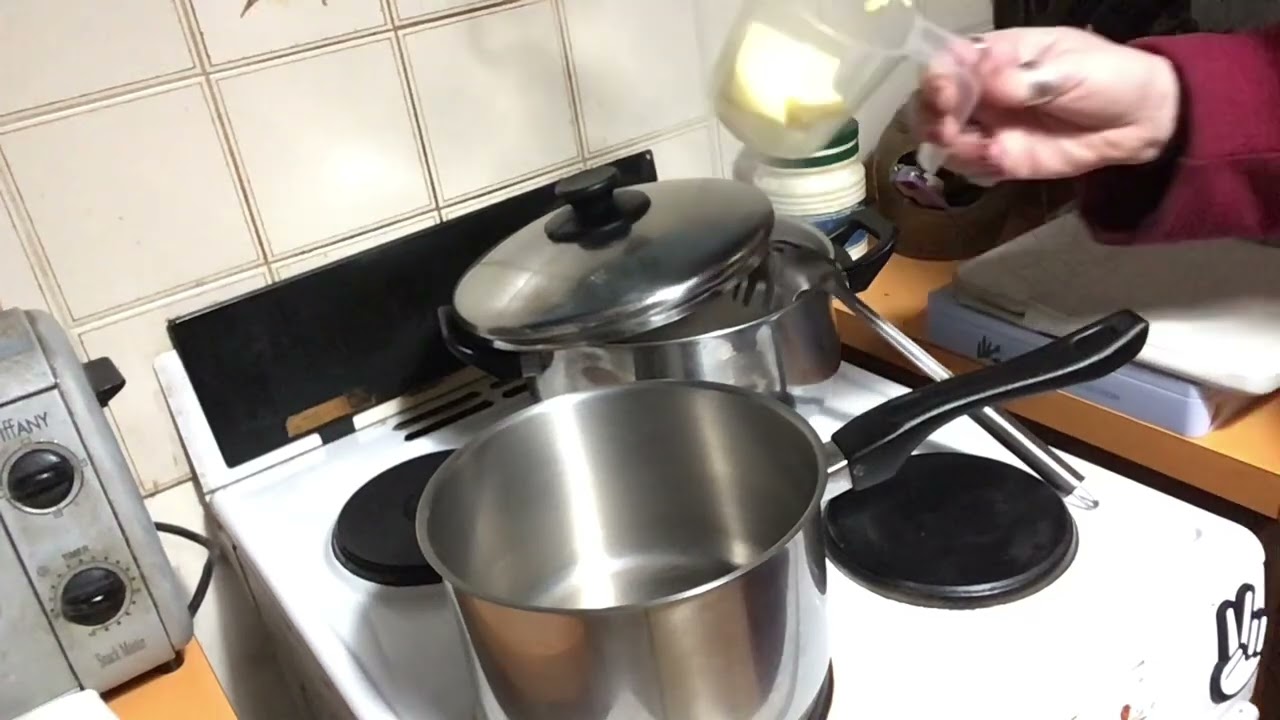 Cooking with Violet Vixen episode 301 macaroni and cheese - Dining and ...