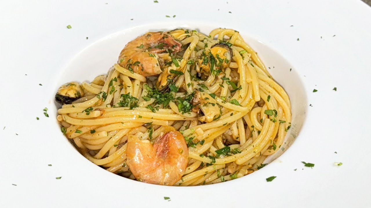 SPAGHETTI AI FRUTTI DI MARE CON MISTO PESCE SURGELATO - SI FANNO IN 15 ...