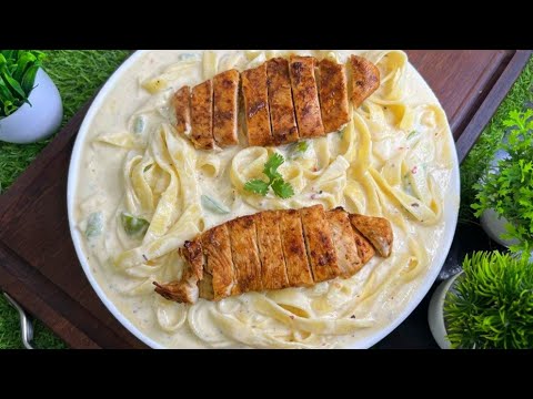 Italian Fettuccine Alfredo Pasta | Chicken Fettuccine Alfredo Pasta ...