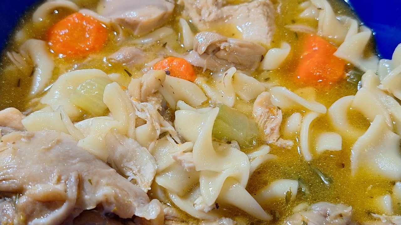 HOMEMADE CHICKEN NOODLE SOUP! ( GRICH-STYLE) - Dining and Cooking