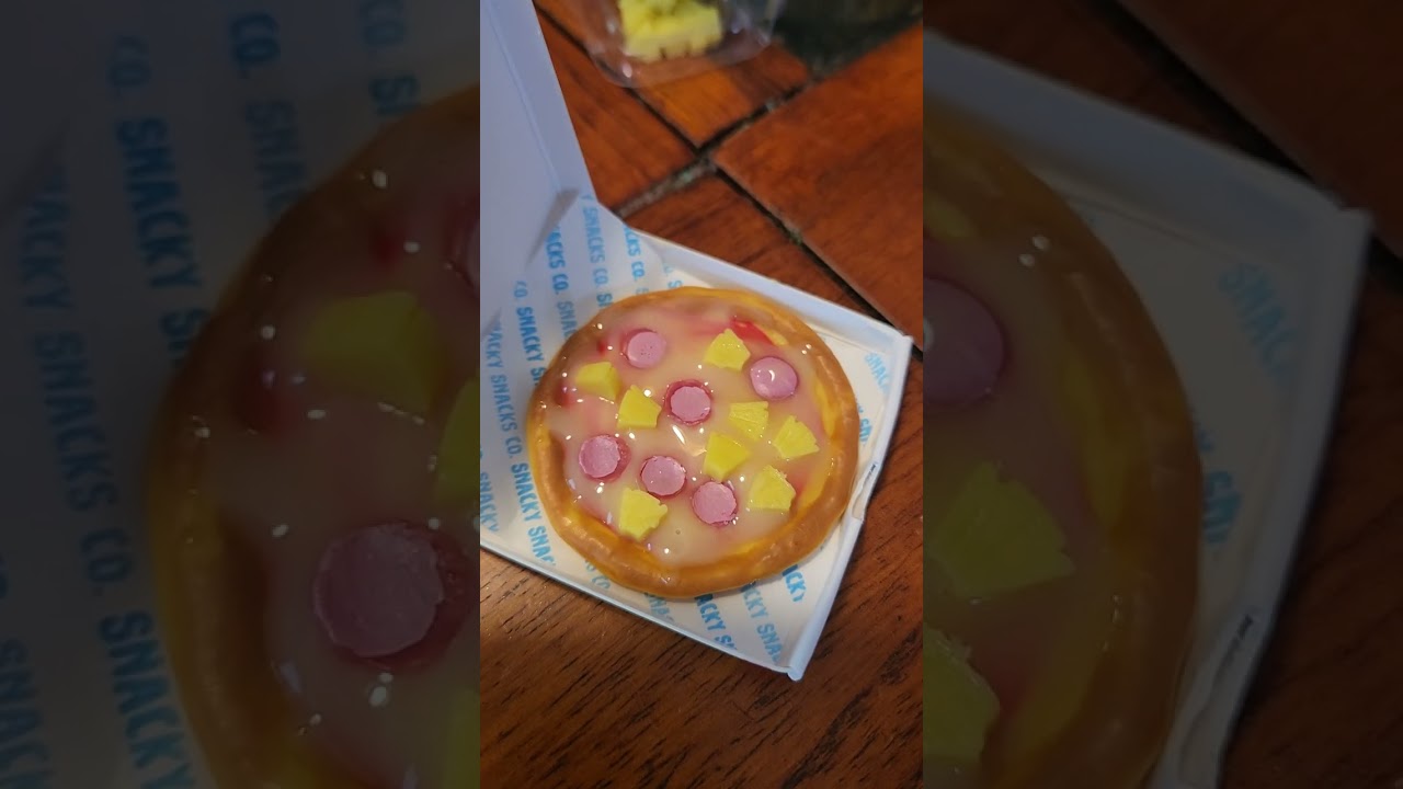 Making a Miniverse Hawaiian Pizza! - Dining and Cooking