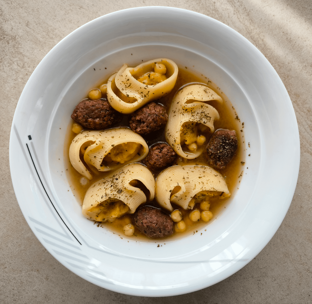 Vegan traditional catalan soup (Escudella de galets amb pilota ...