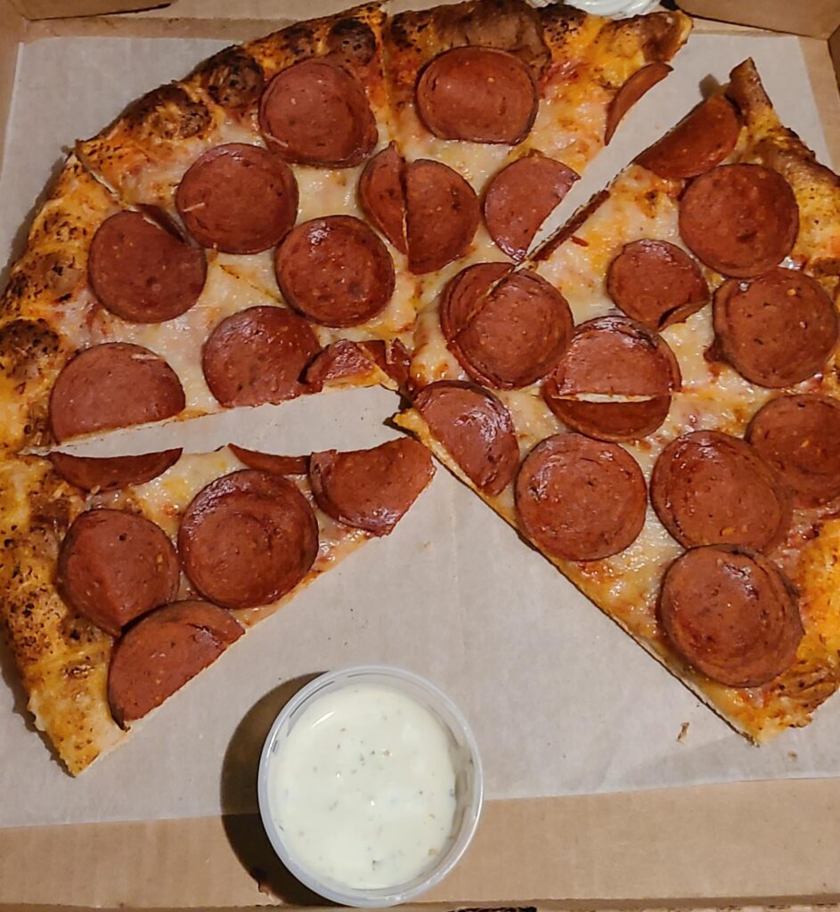 Vegan pizza with field roast pepperoni and ranch 😋 - Dining and Cooking