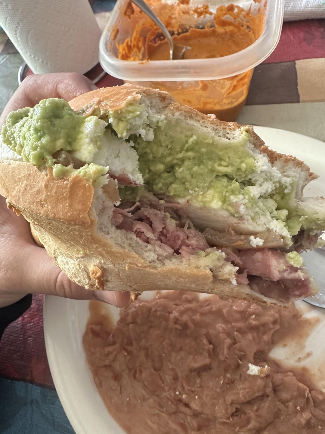 Carnitas torta para el desayuno - Dining and Cooking