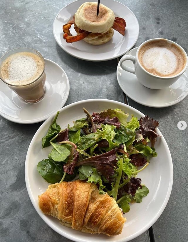 Croissant cals? - Dining and Cooking