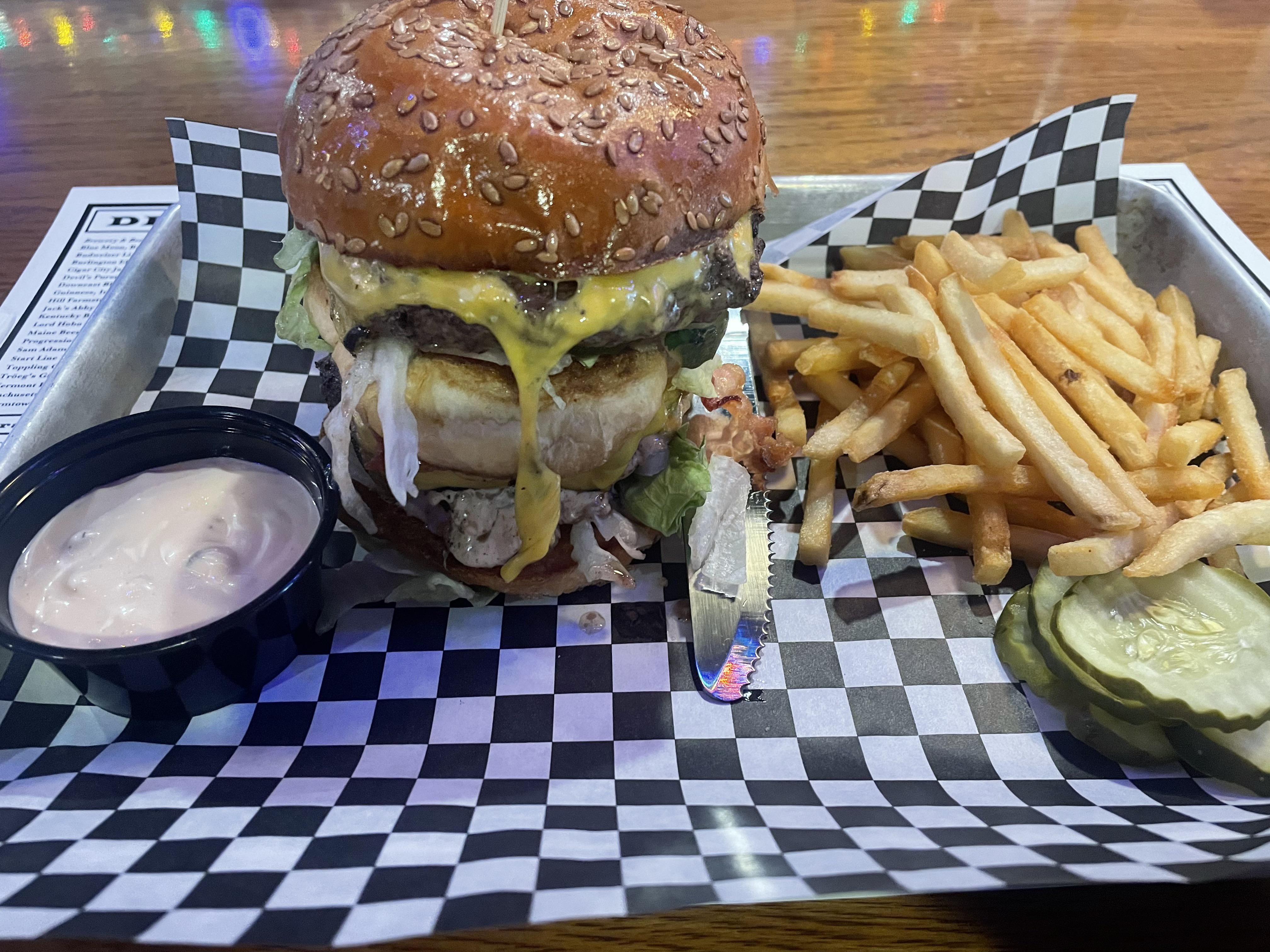 Bigfoot burger - Dining and Cooking
