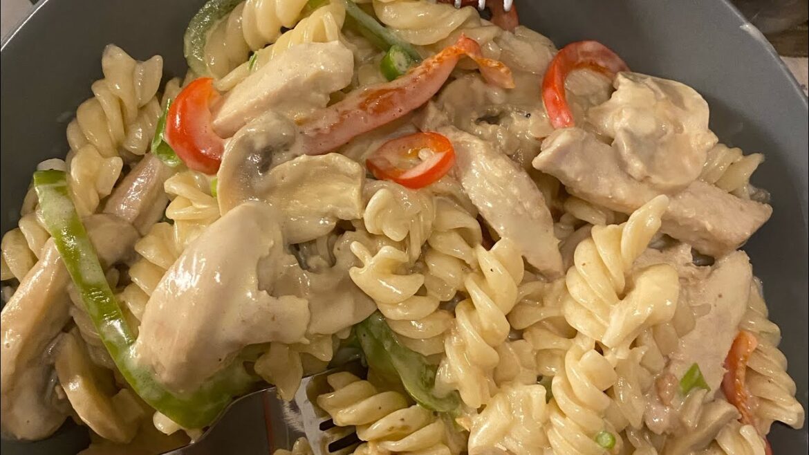 Italian Chicken Fettuccine Alfredo Pasta Recipe | Simple & Easy ...