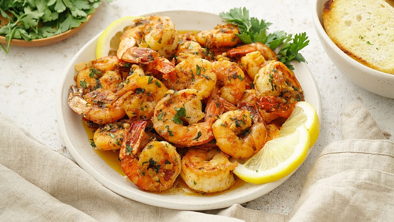 My favourite Spicy Garlic Butter Shrimp/Prawns Recipe - Dining and Cooking