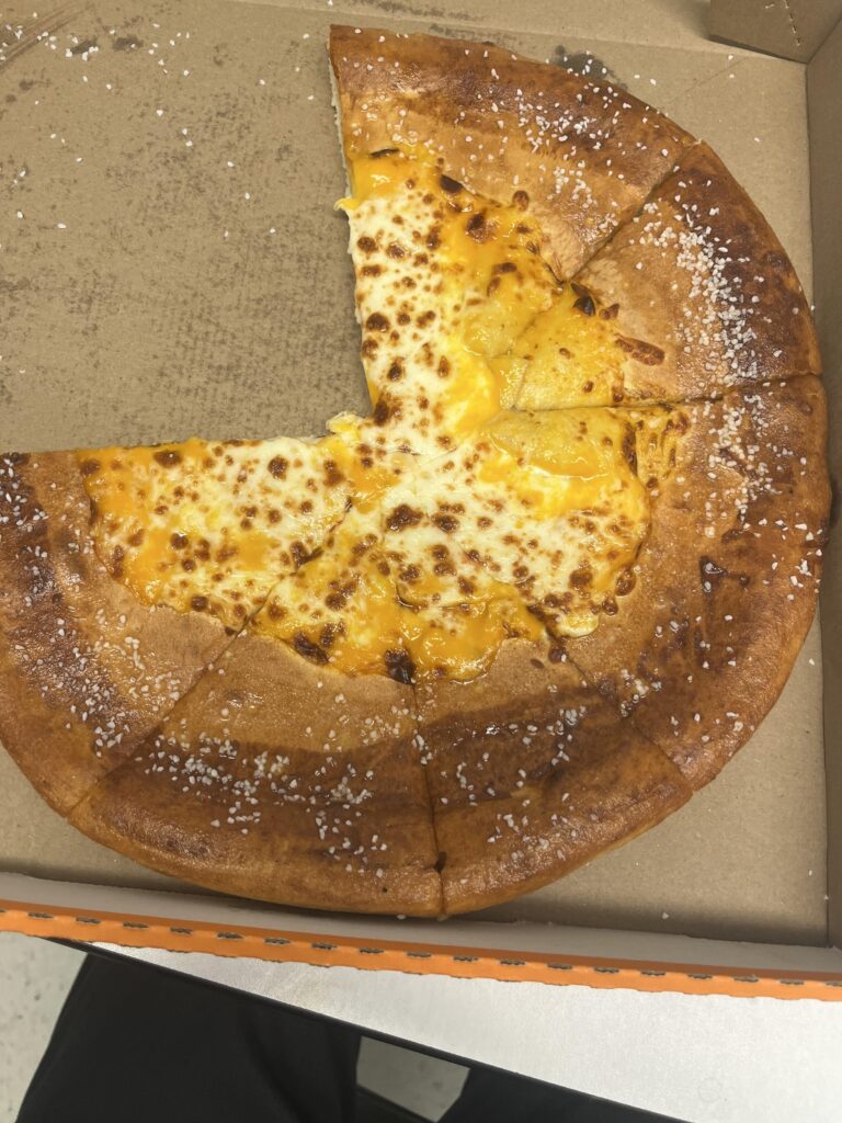 Sad pizza 🙁 Anotha one - Dining and Cooking