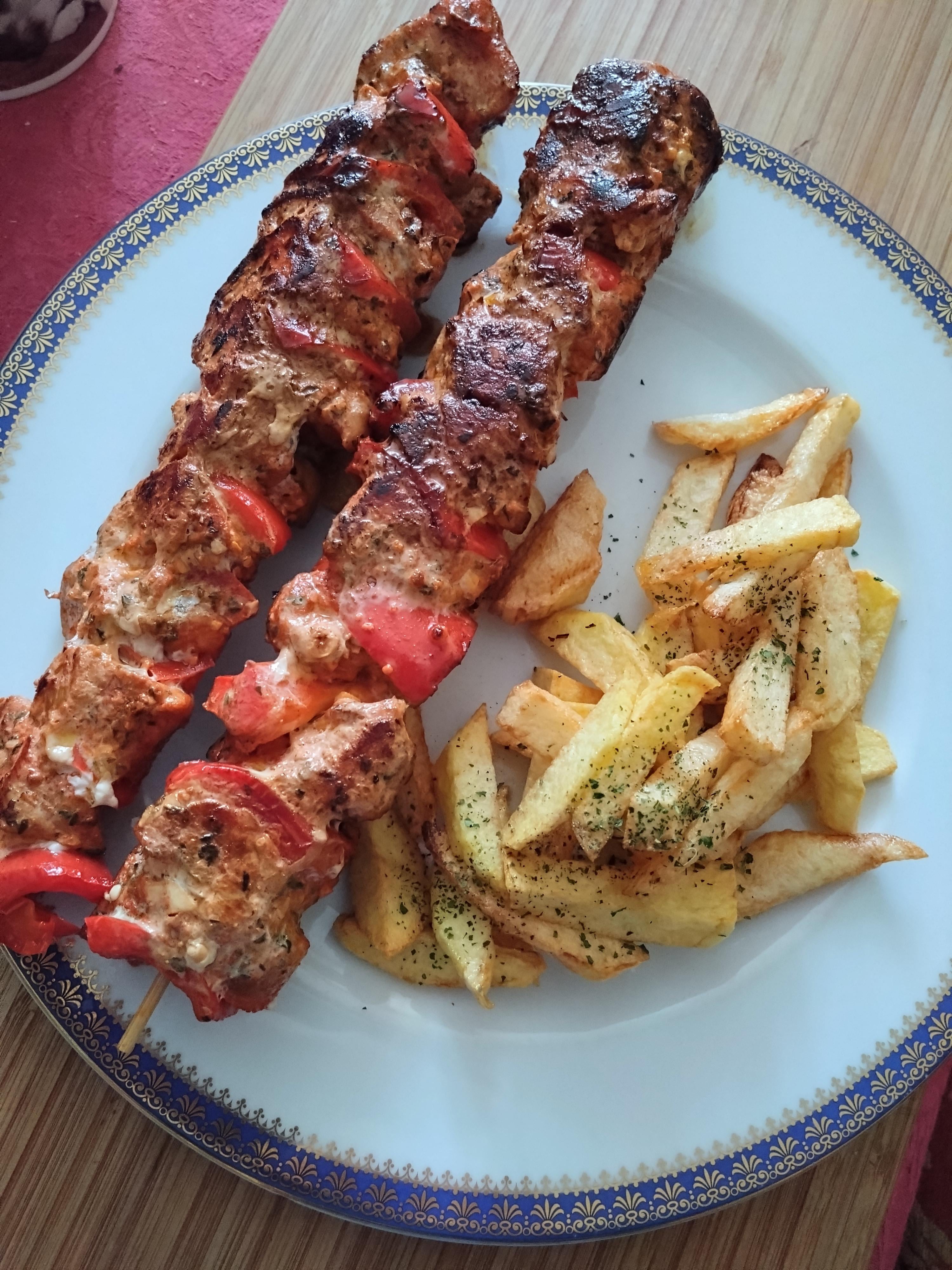 Pinchos morunos with potatoes - Dining and Cooking