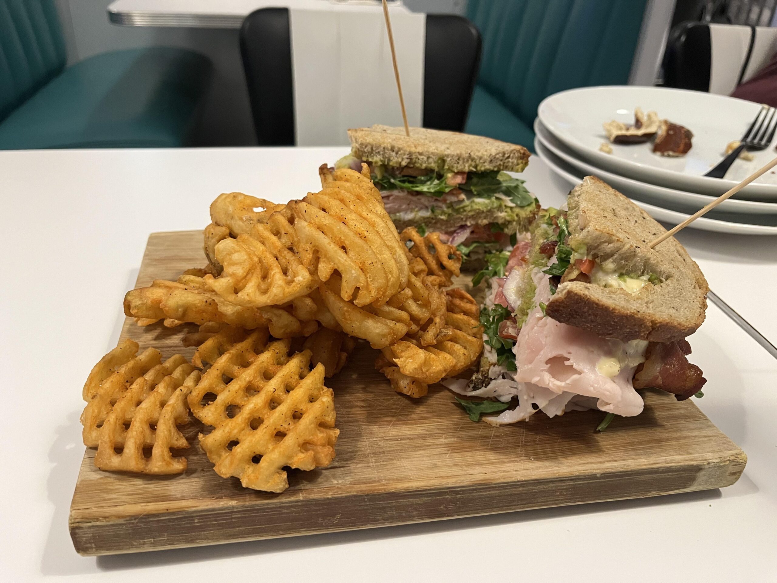 [I ate] A turkey club with waffle fries - Dining and Cooking