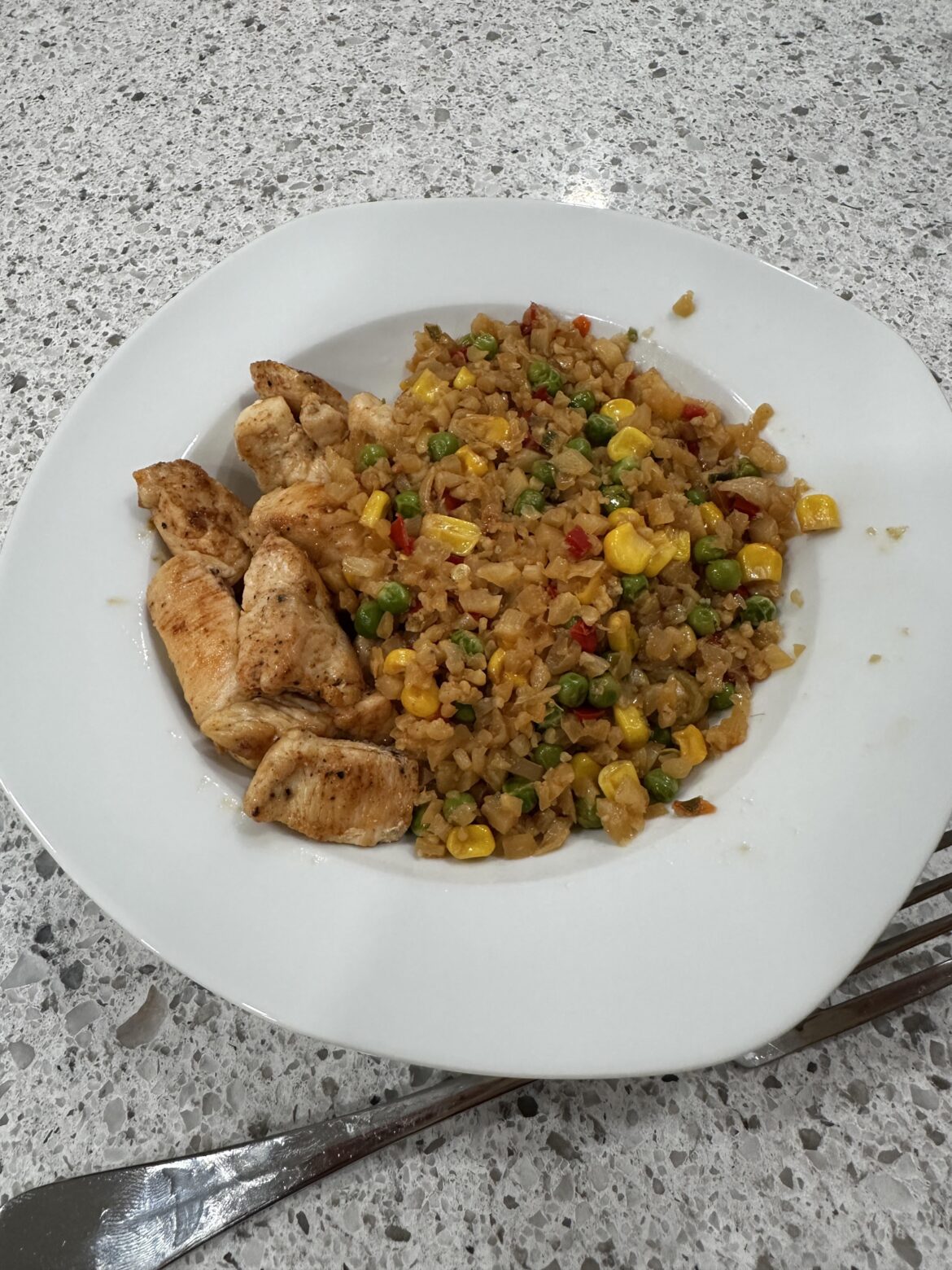 Easy 300 calorie dinner! 4oz chicken breast and 210g of TJ's riced ...