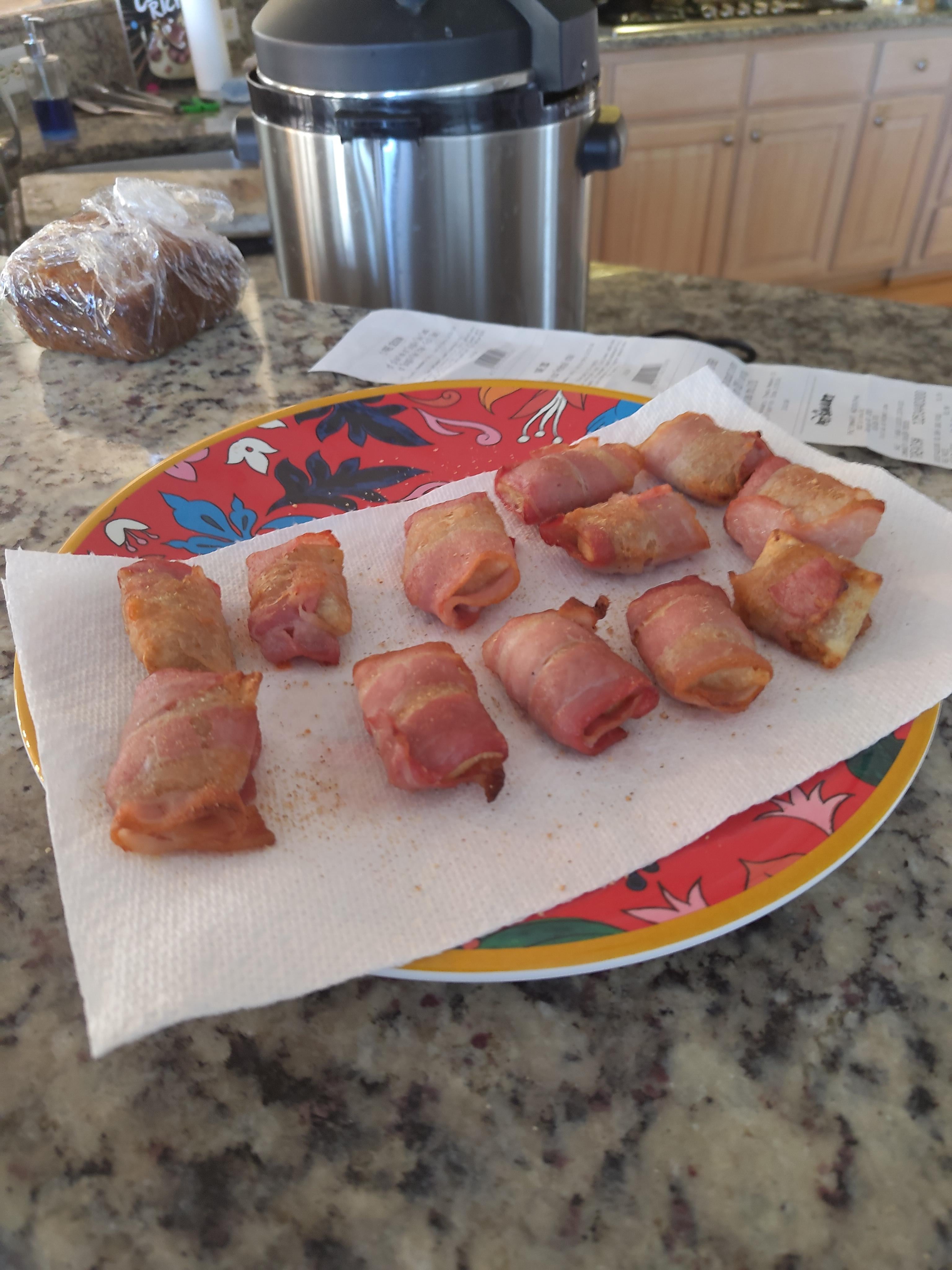 Bacon wrapped pizza rolls are the perfect hangover food - Dining and ...