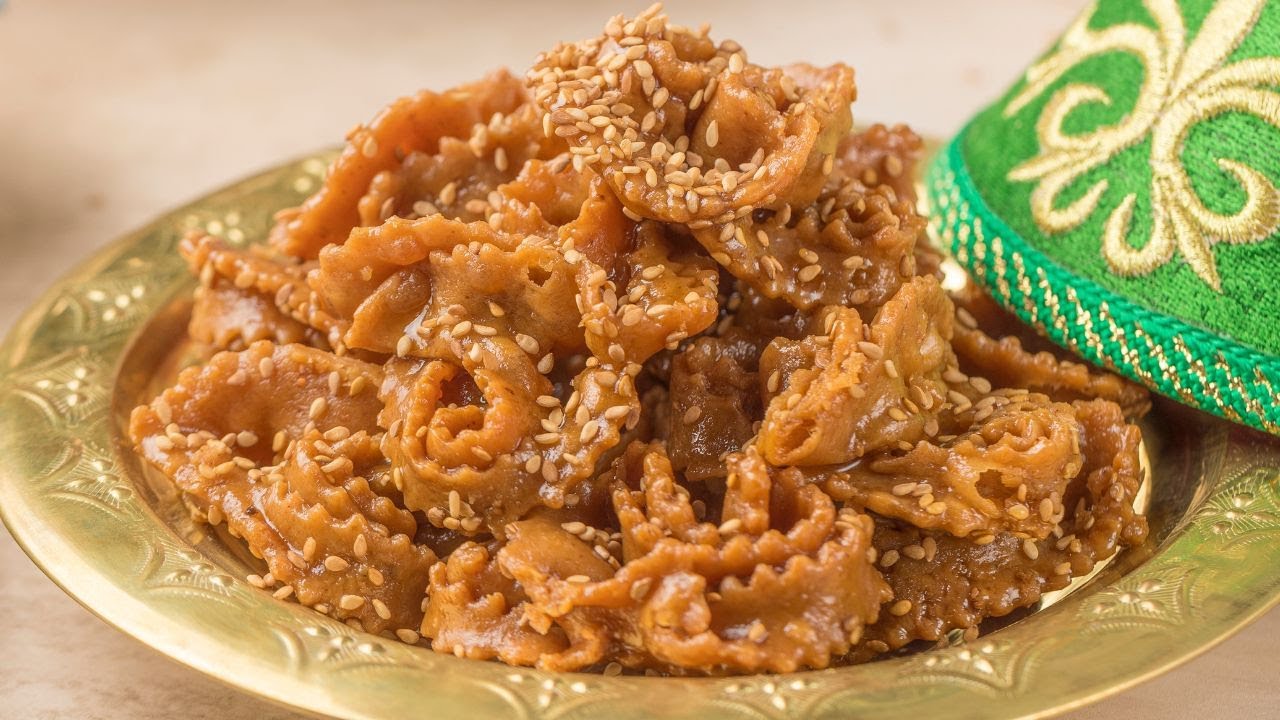 Moroccan Chebakia (Sesame Cookies) | Flavors of Morocco - Dining and ...