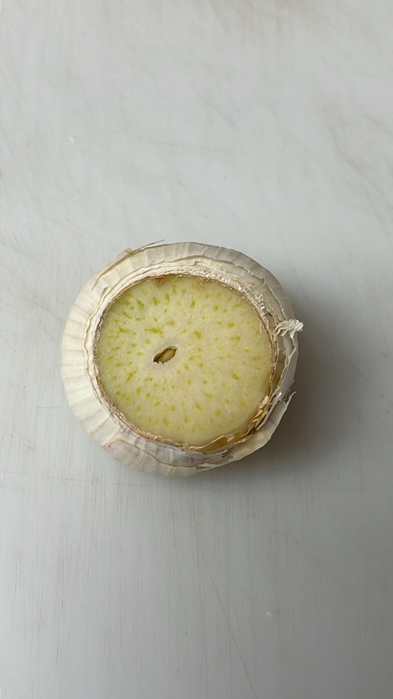 Garlic with just one clove - Dining and Cooking