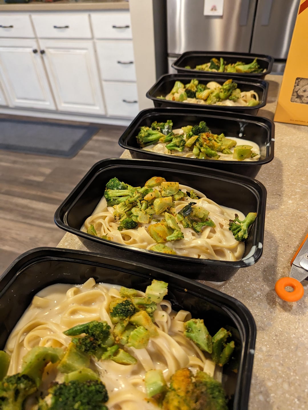 broccoli alfredo and snack boxes for the week - Dining and Cooking