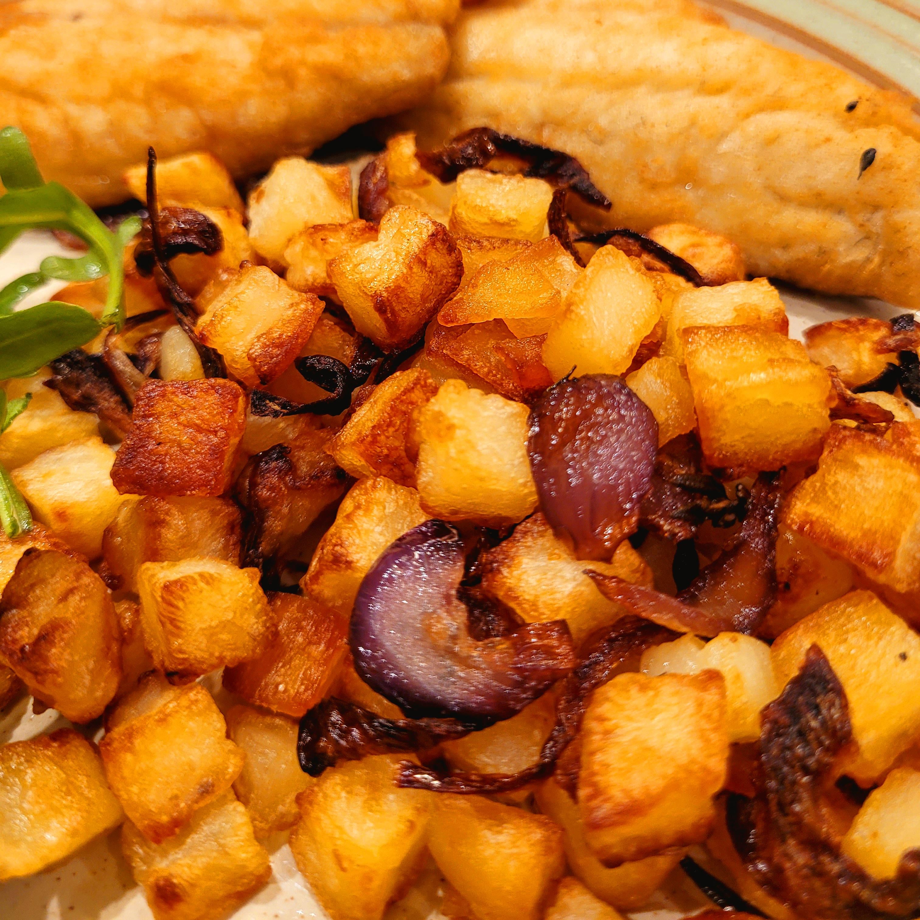 Awww yeah! Fried potatoes and onions! - Dining and Cooking