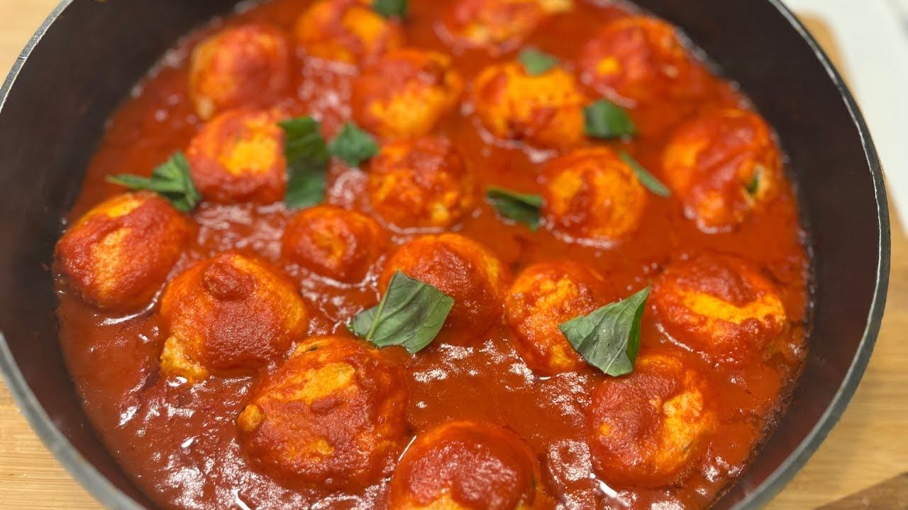 POLPETTE DI RICOTTA CON SUGO di Betty e Marco - Ricetta facile e veloce ...