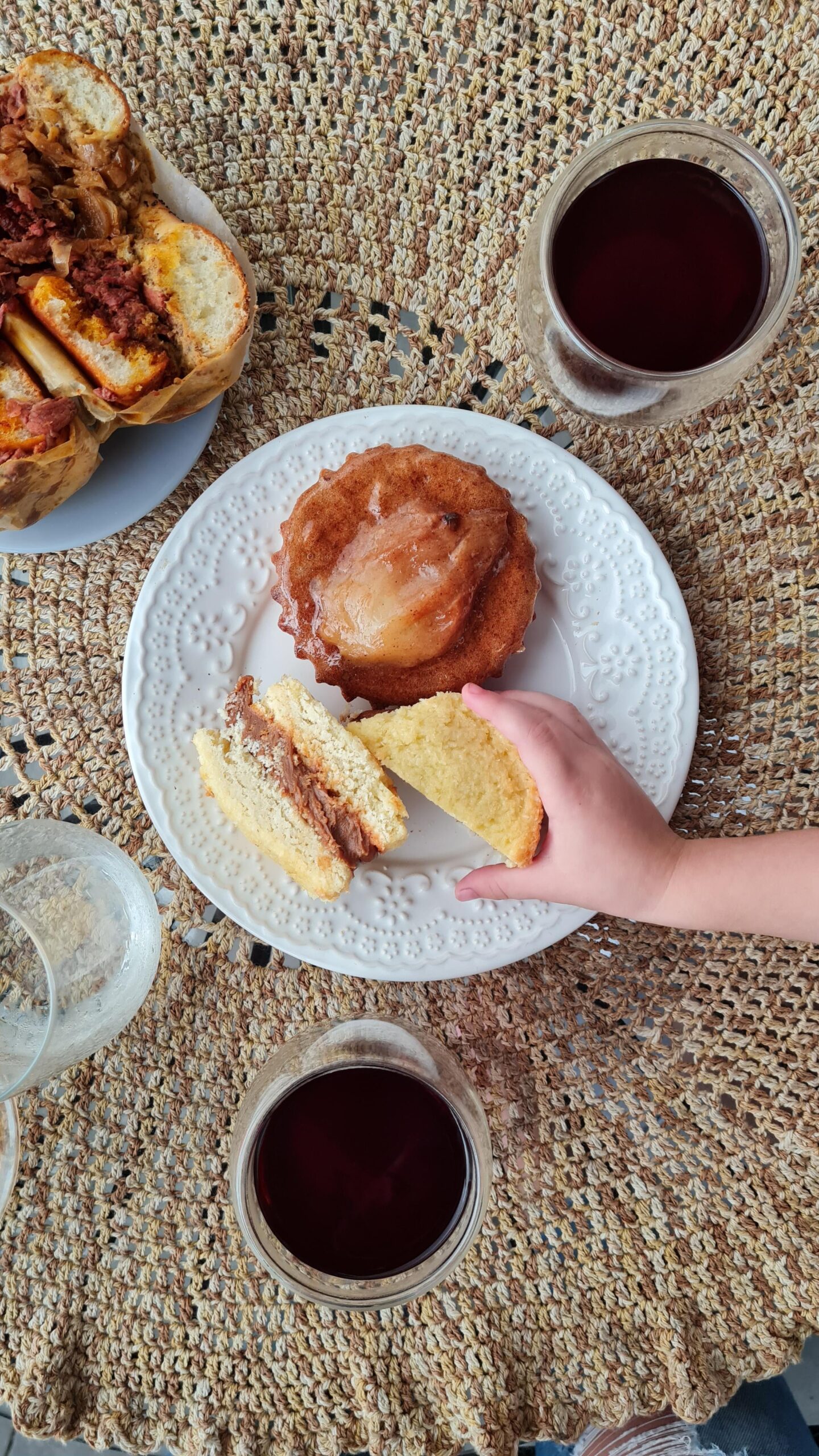 the little hand - Dining and Cooking