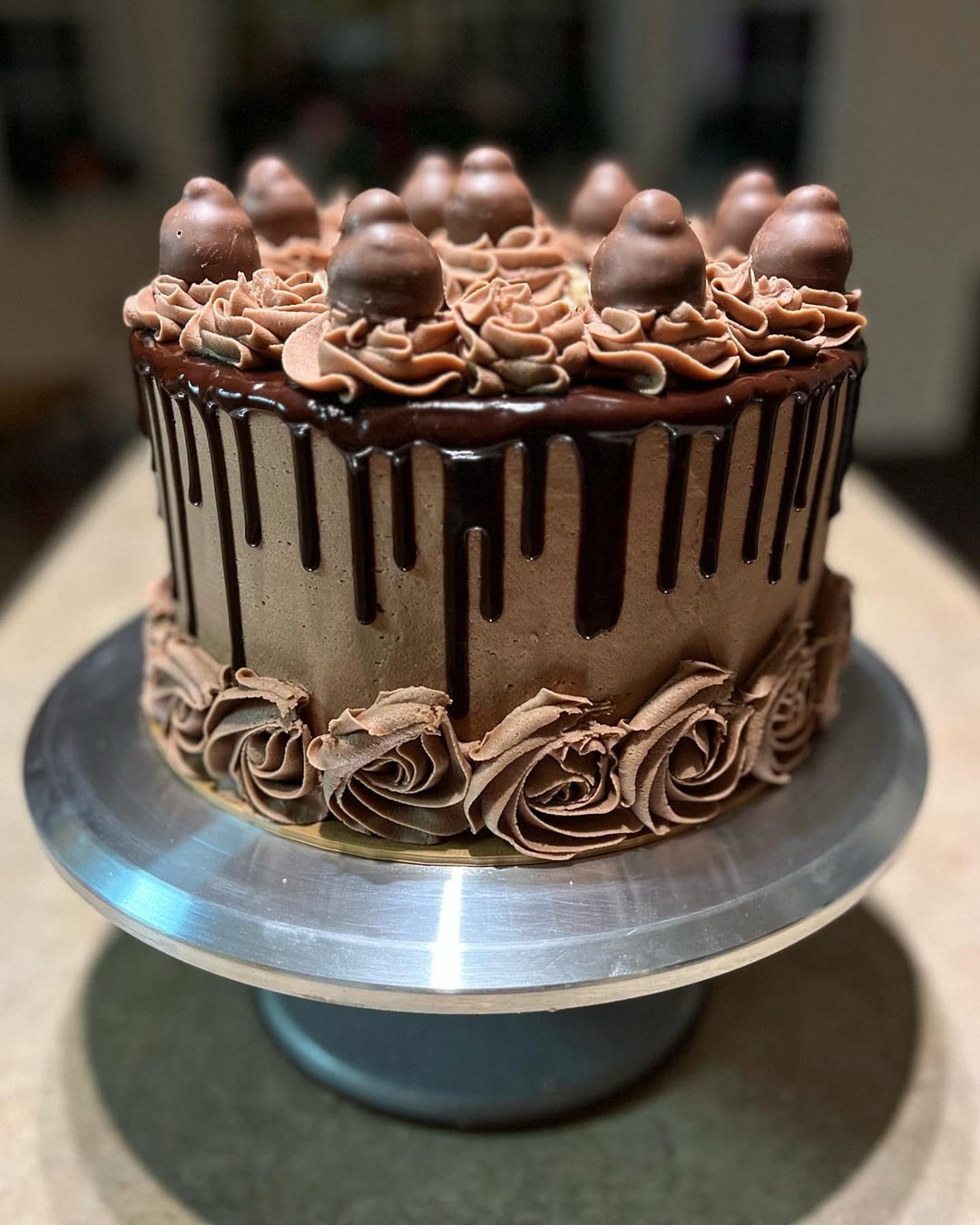 Chocolate hazelnut cake with Nutella buttercream, Nutella ganache and ...