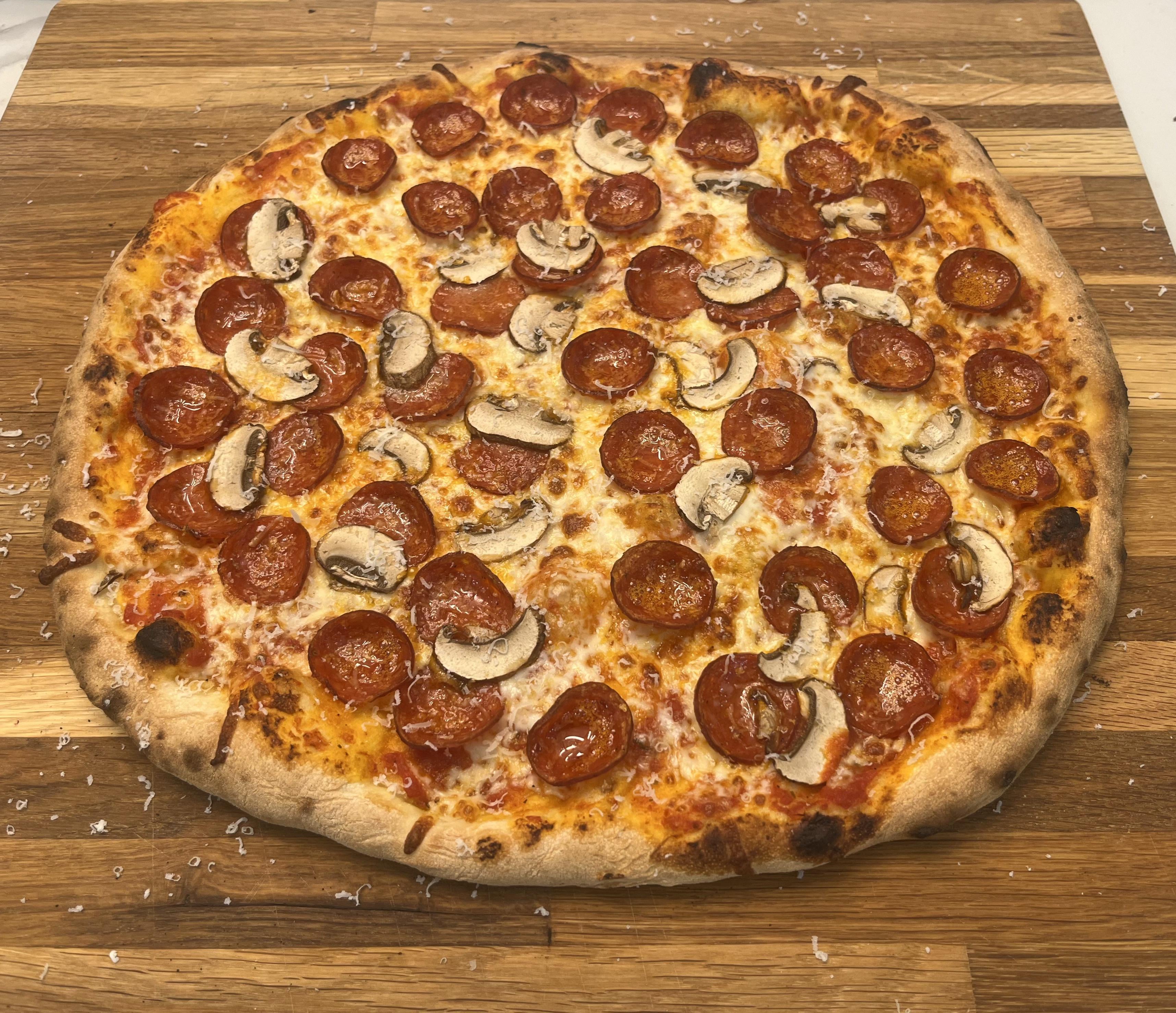 Pep and mushroom - Ooni 16 - Dining and Cooking