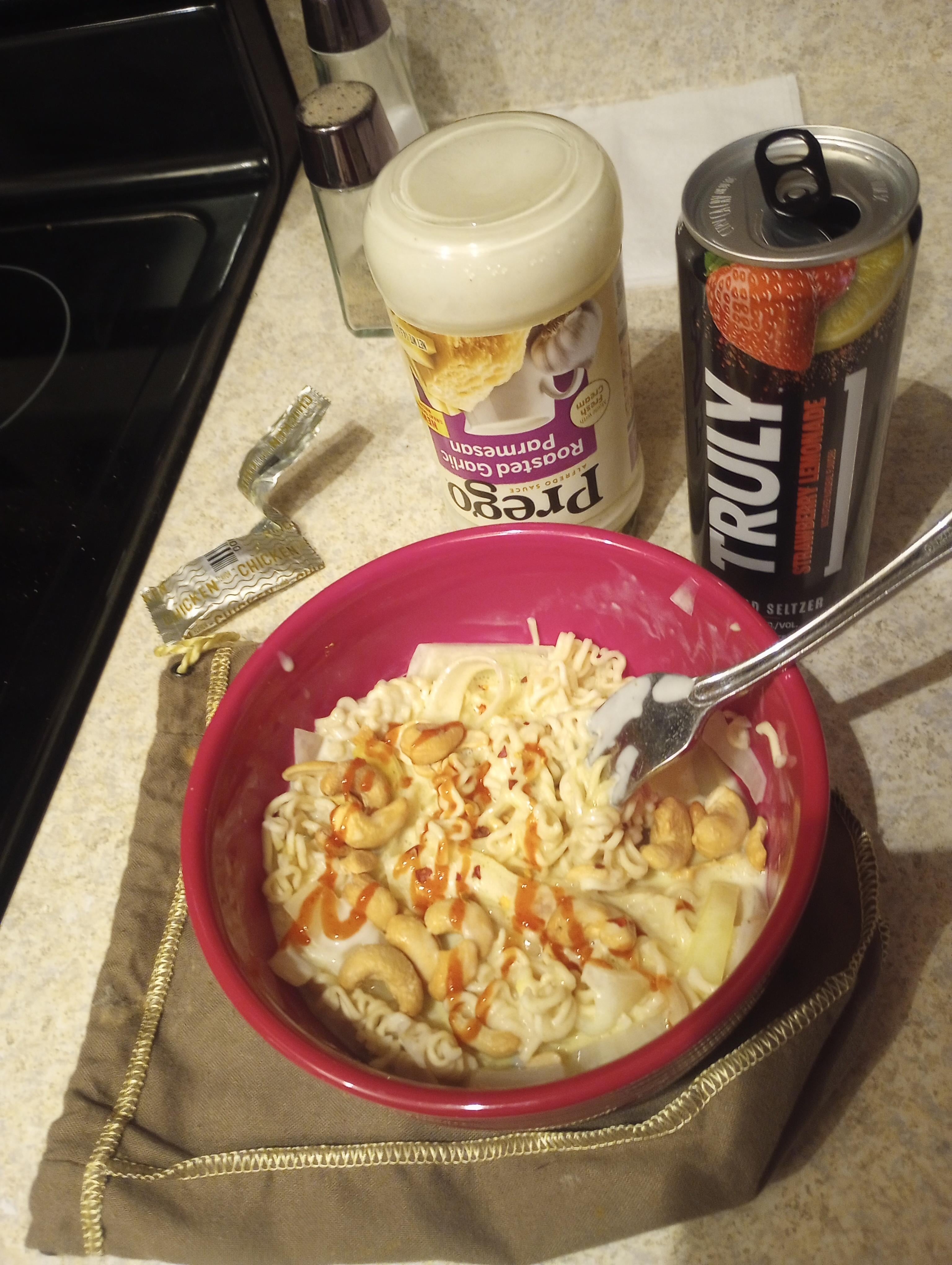 Garlic "chicken" Alfredo ramen - Dining and Cooking