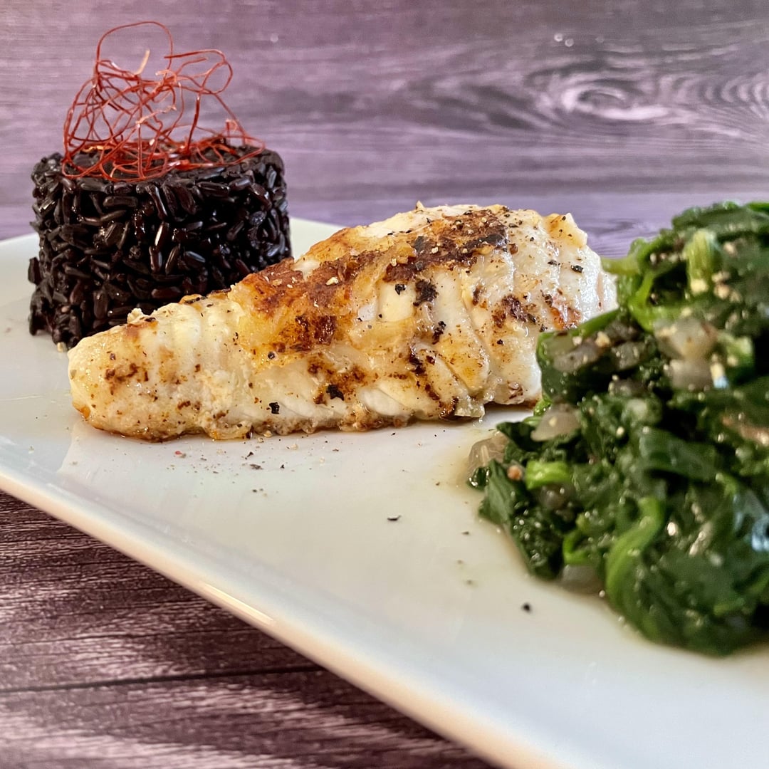 Lemon-flavored monkfish with Nerone rice and spinach. - Dining and Cooking