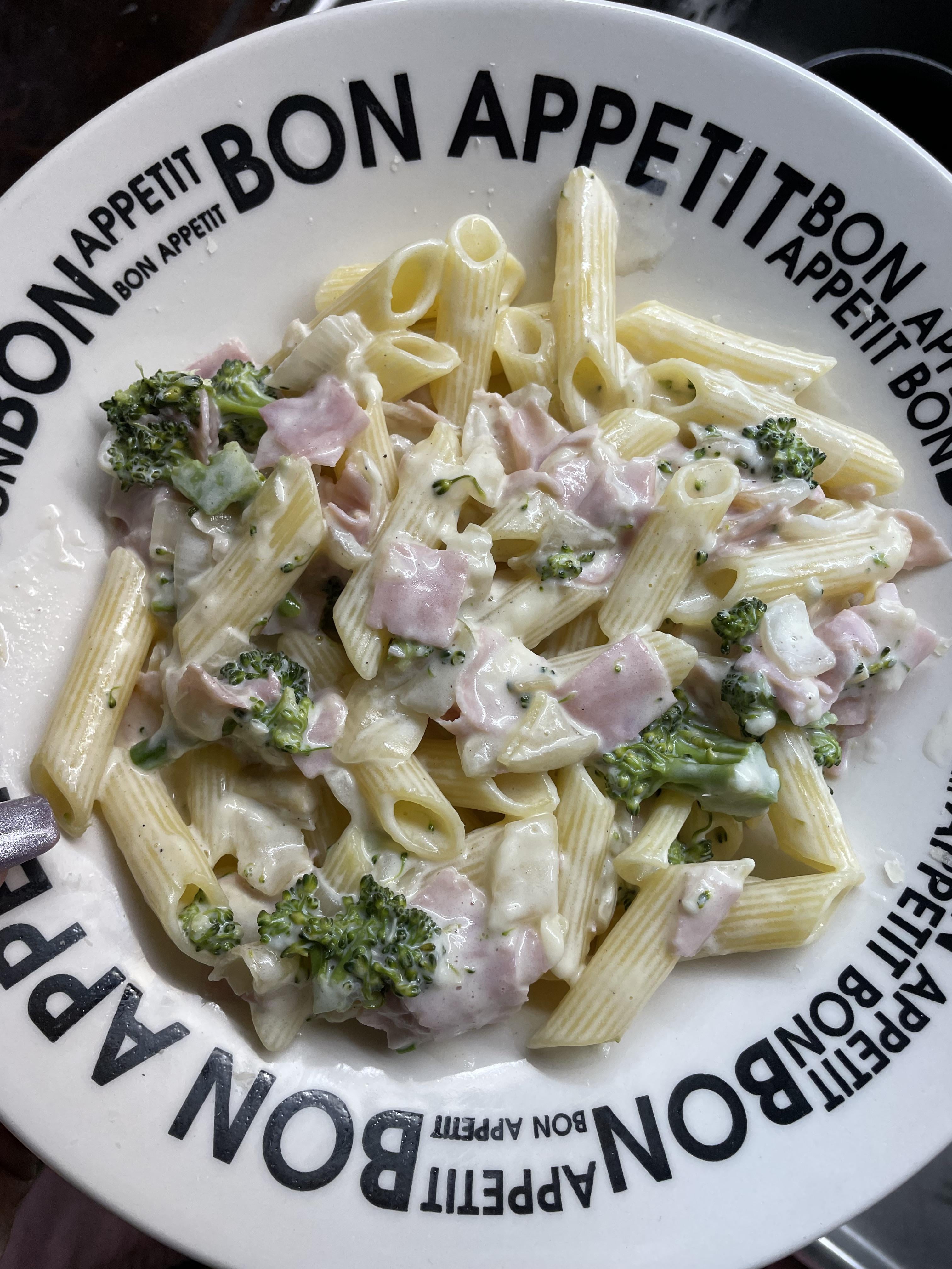 Pasta with cream broccoli and jam - Dining and Cooking