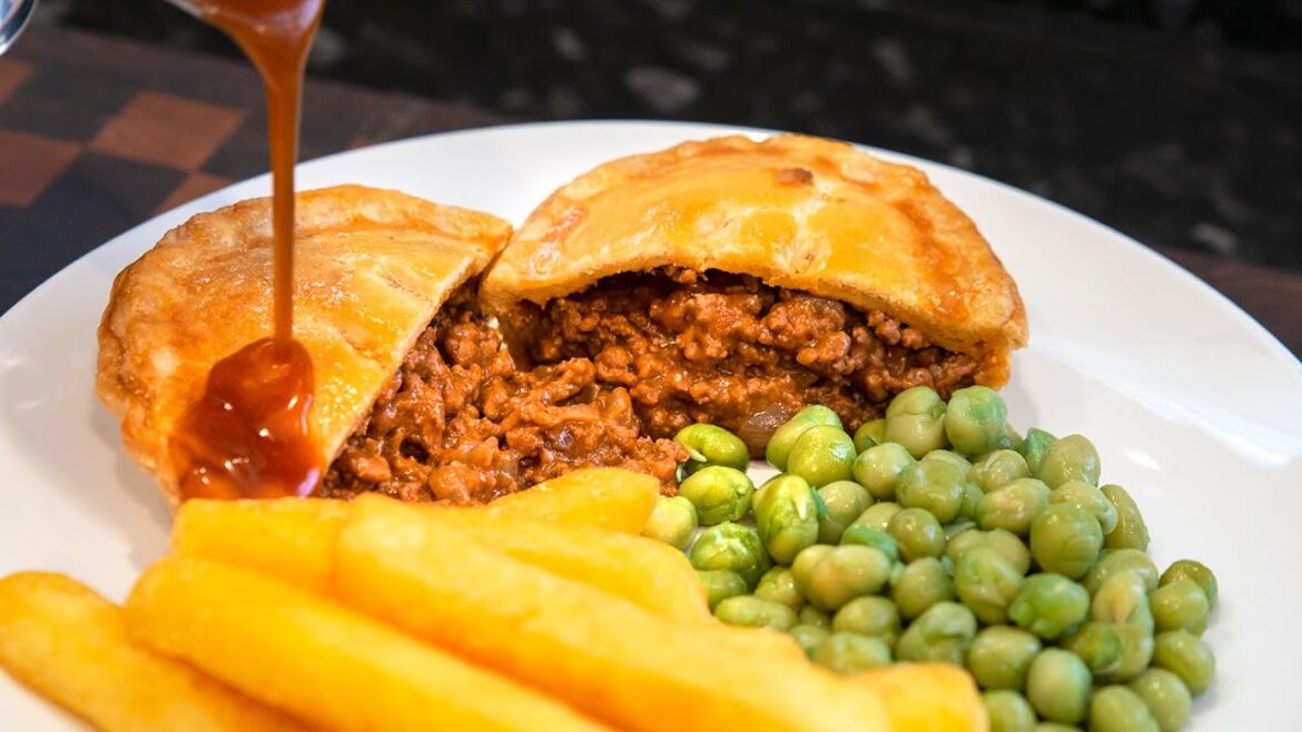 Minced/Ground Beef Pies, Best pies on the planet, definitely a keeper ...