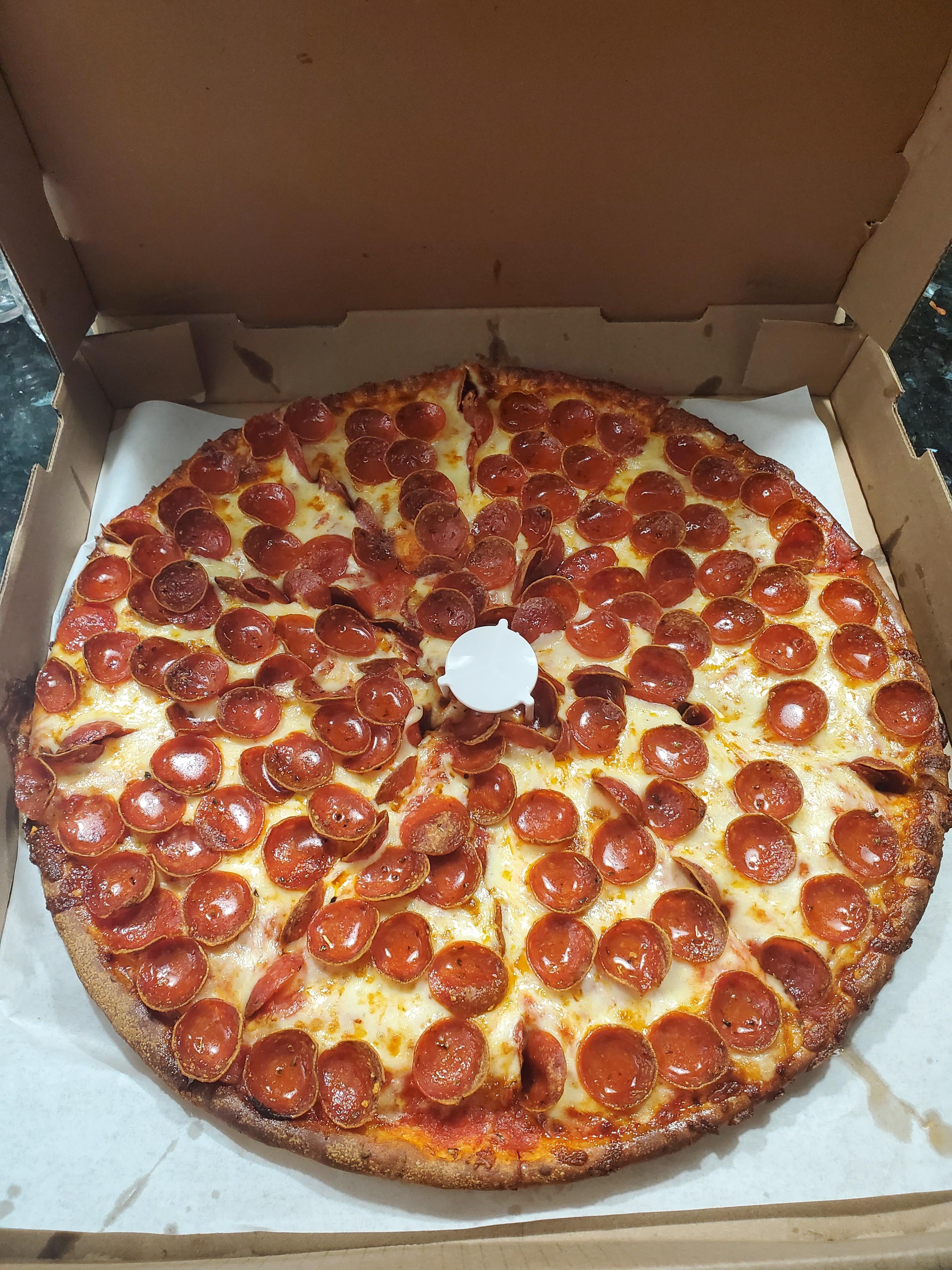 One of the best looking pizzas I've ever gotten from this chain ...