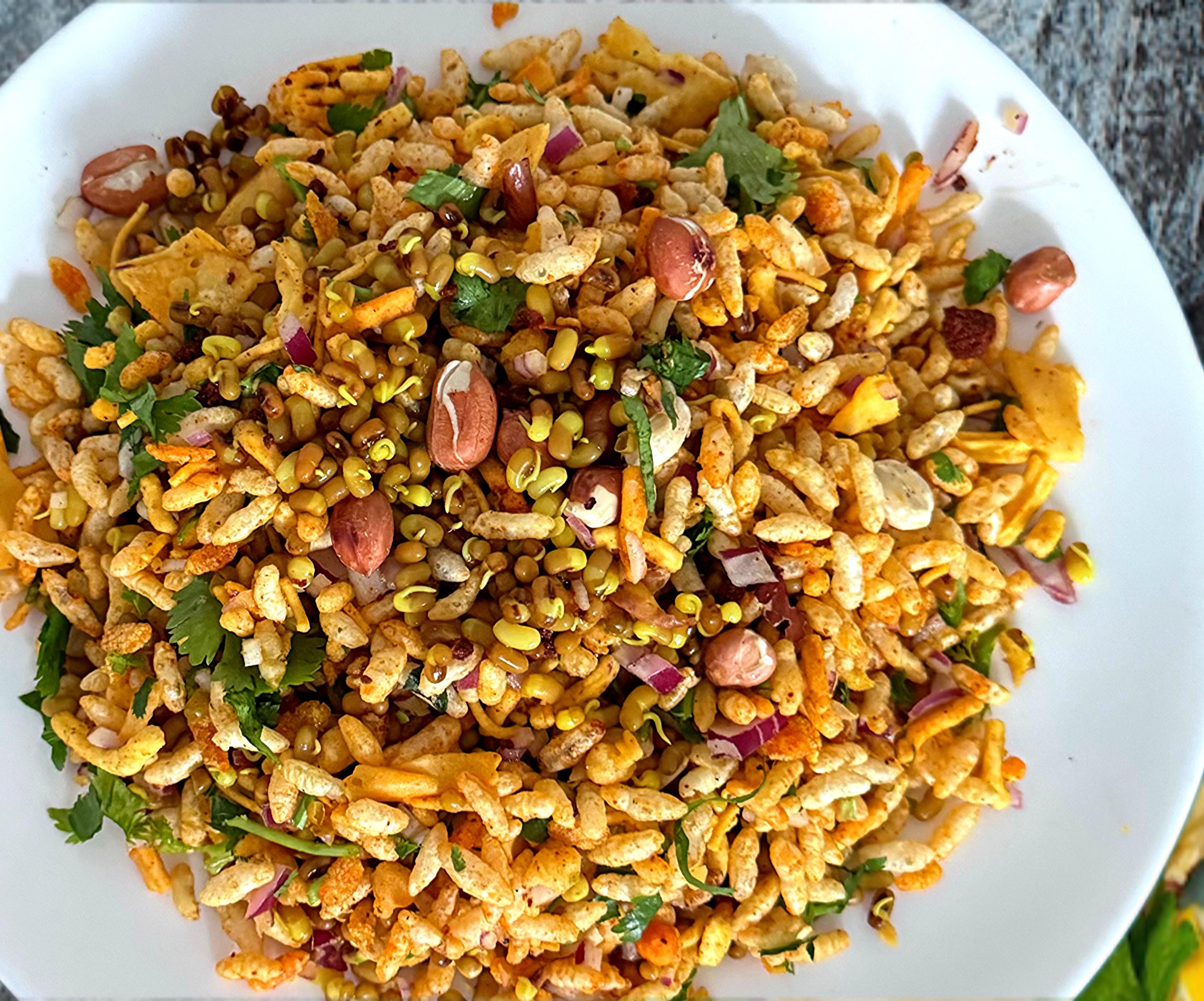 Matki bhel - sprouts salad - Indian street food - Dining and Cooking