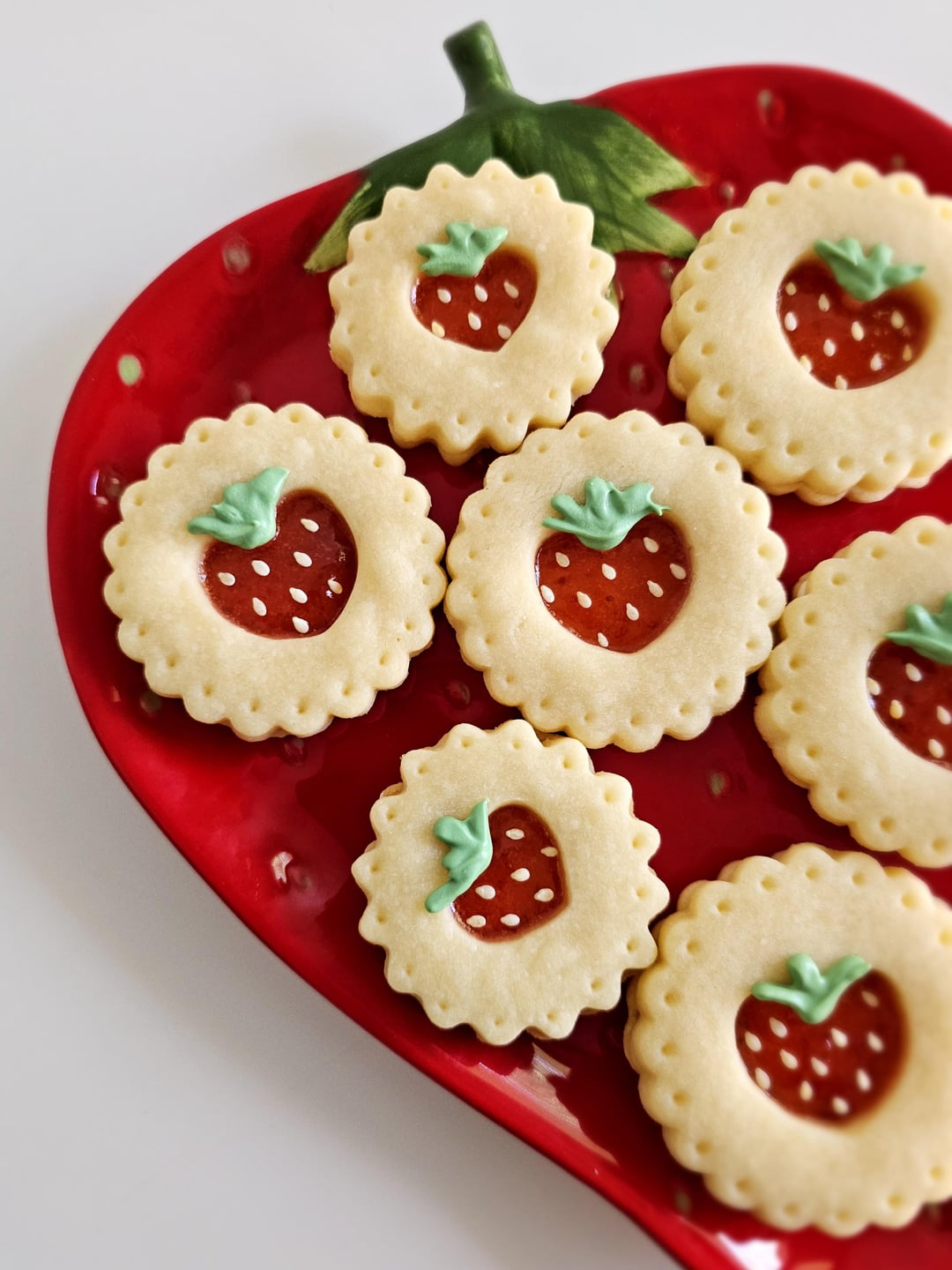 Strawberry shortbread 🍓 - Dining and Cooking