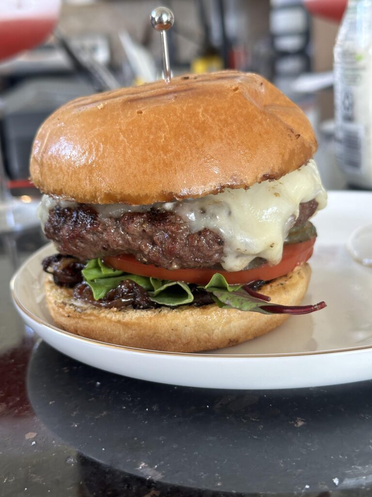 [homemade] Grilled cheeseburger with caramelized onions & toasty buns ...