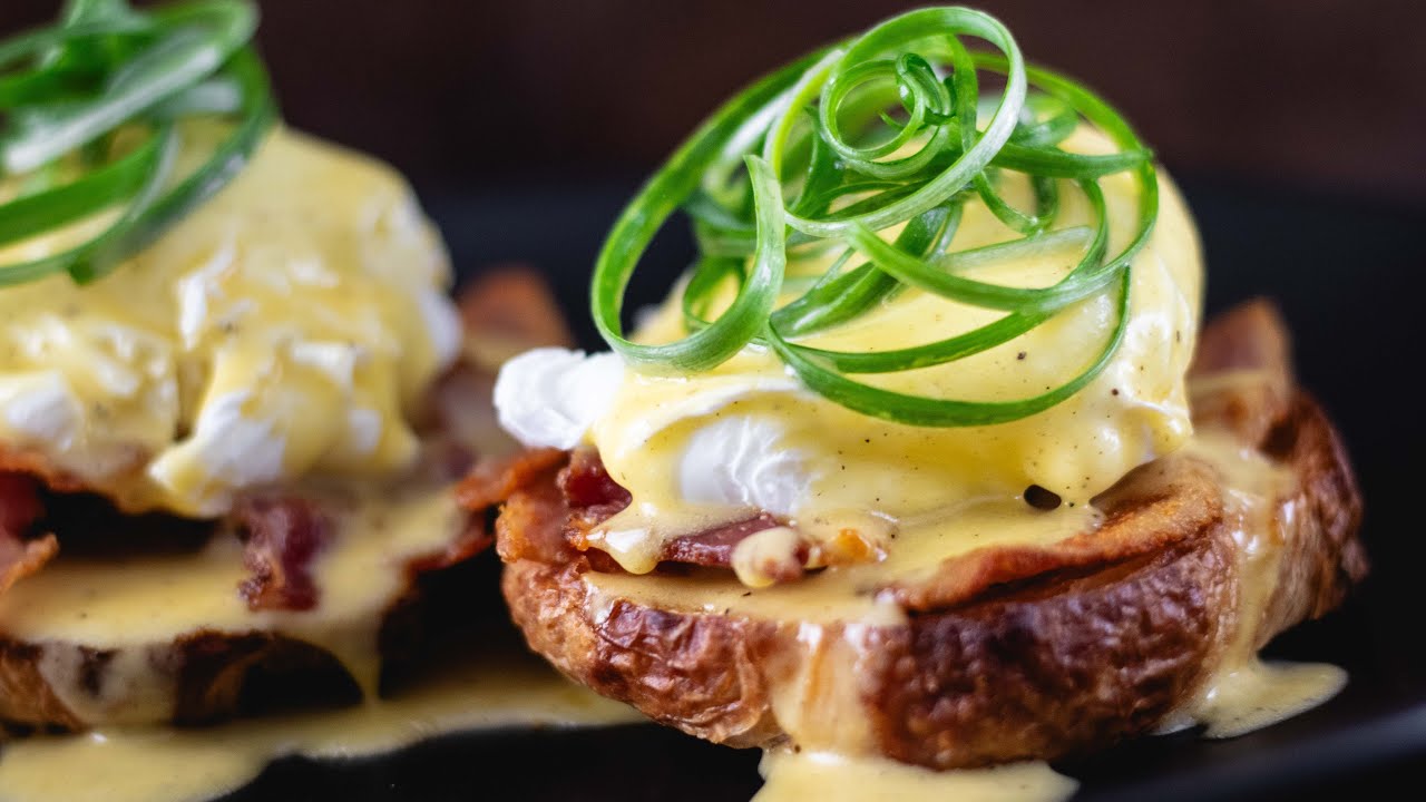 Irresistible Croissant Eggs Benedict with Crispy Bacon | Must-Try ...