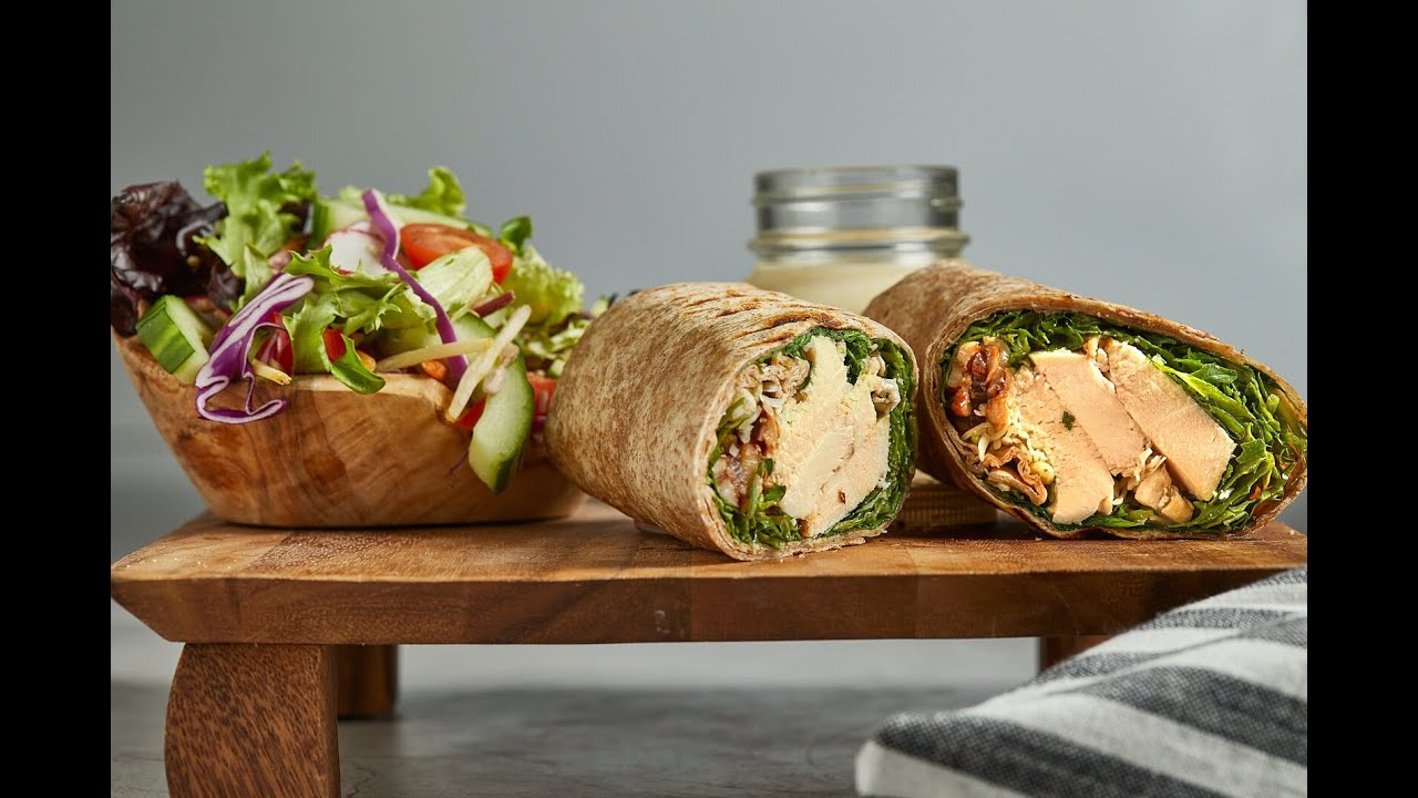 Wrap au poulet césar et chou frise / Kale Chicken Caesar Wrap - Dining ...